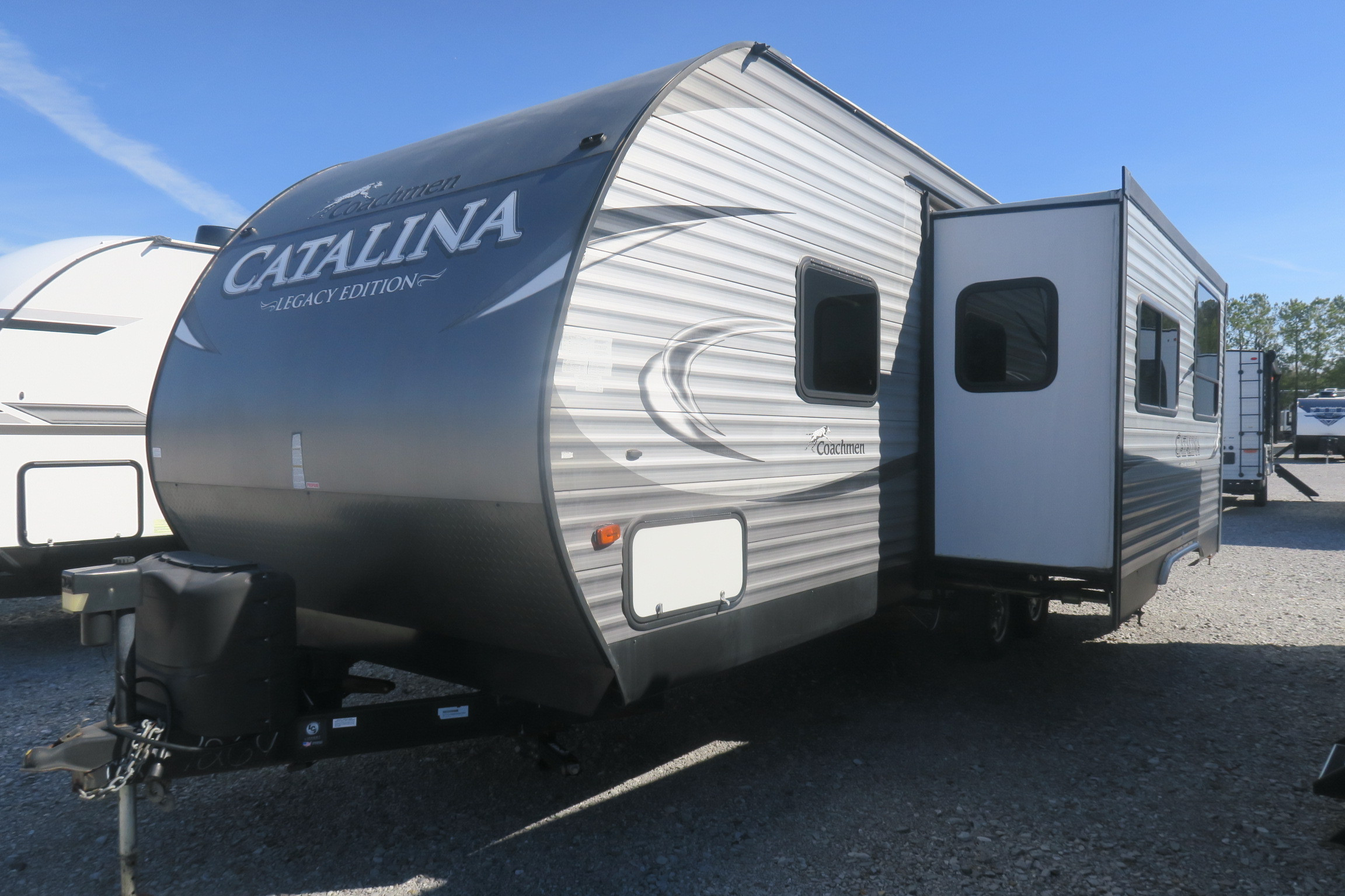 USED 2017 CATALINA LEGACY EDITION 243RBSLE - Overview | Berryland Campers