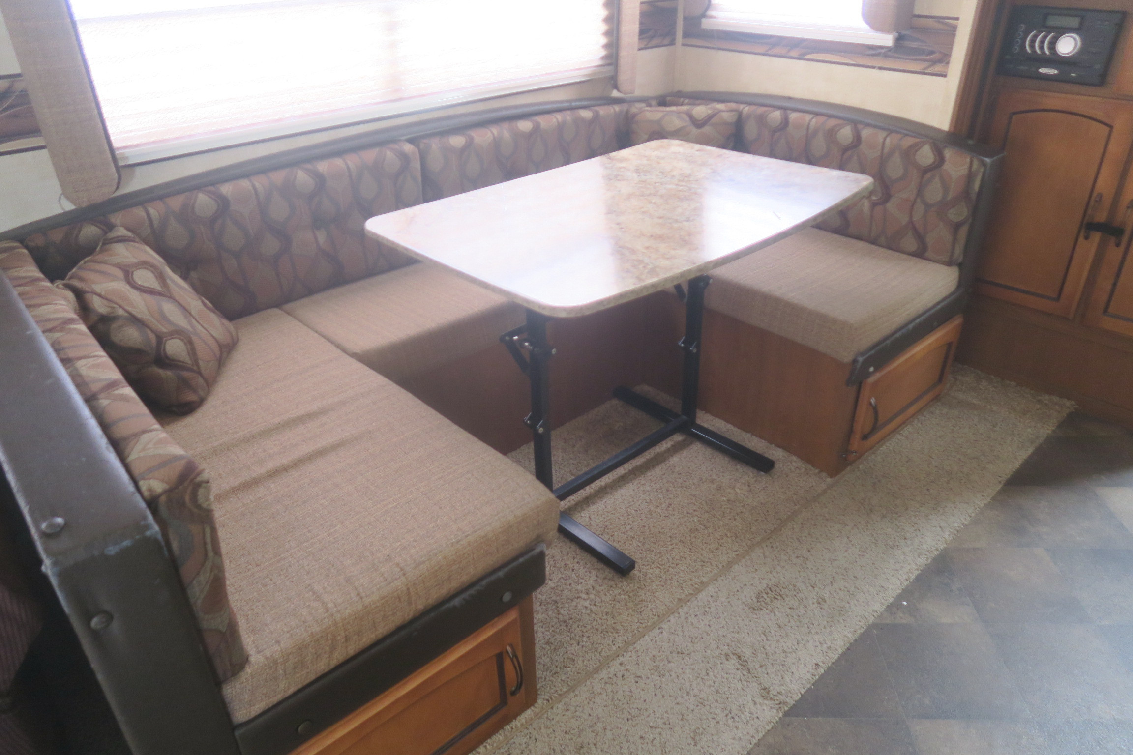 USED 2014 SPRINGDALE 242FWRLSSR - Overview | Berryland Campers