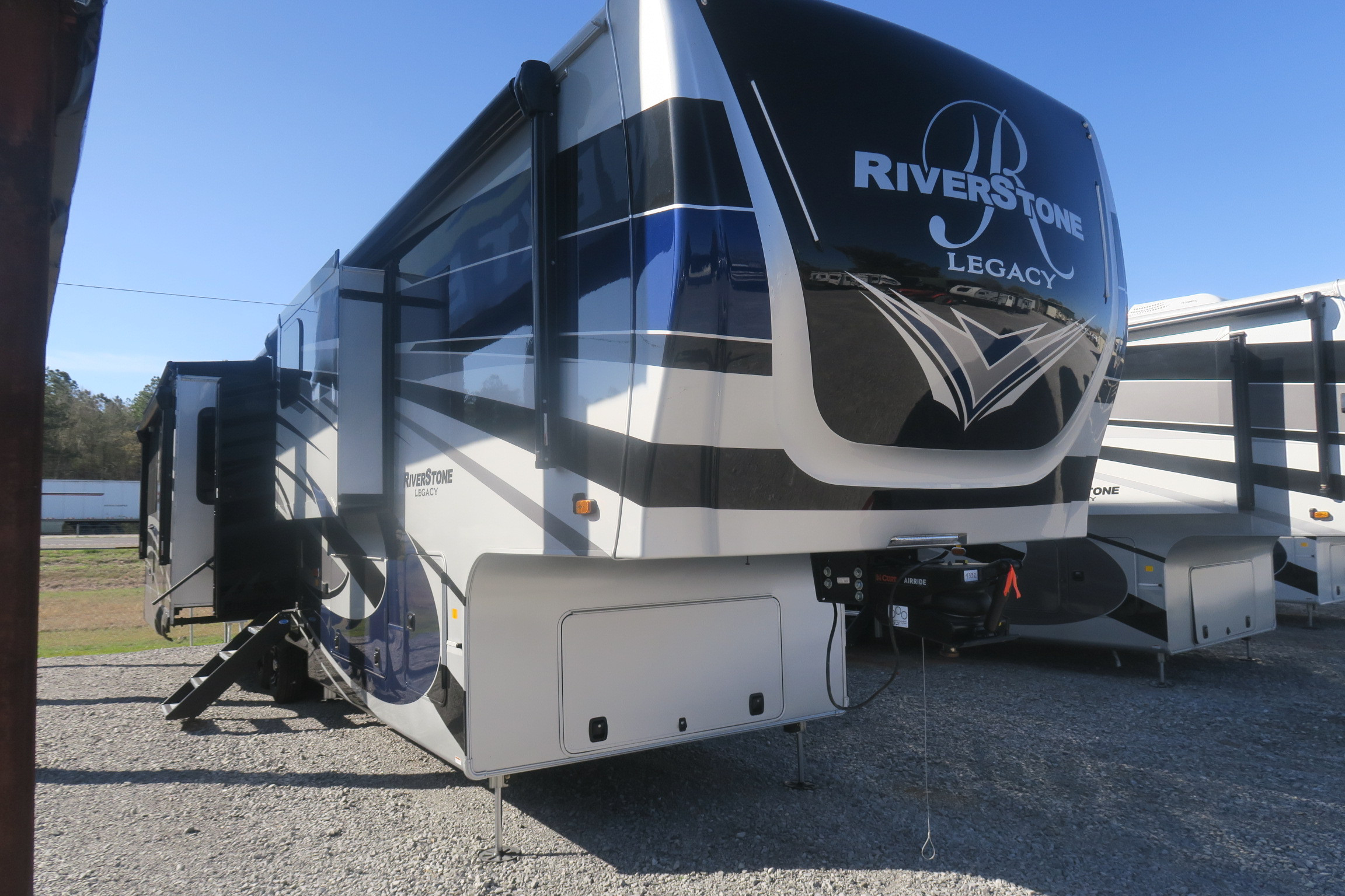NEW 2024 RIVERSTONE LEGACY 39RKFB - Overview | Berryland Campers