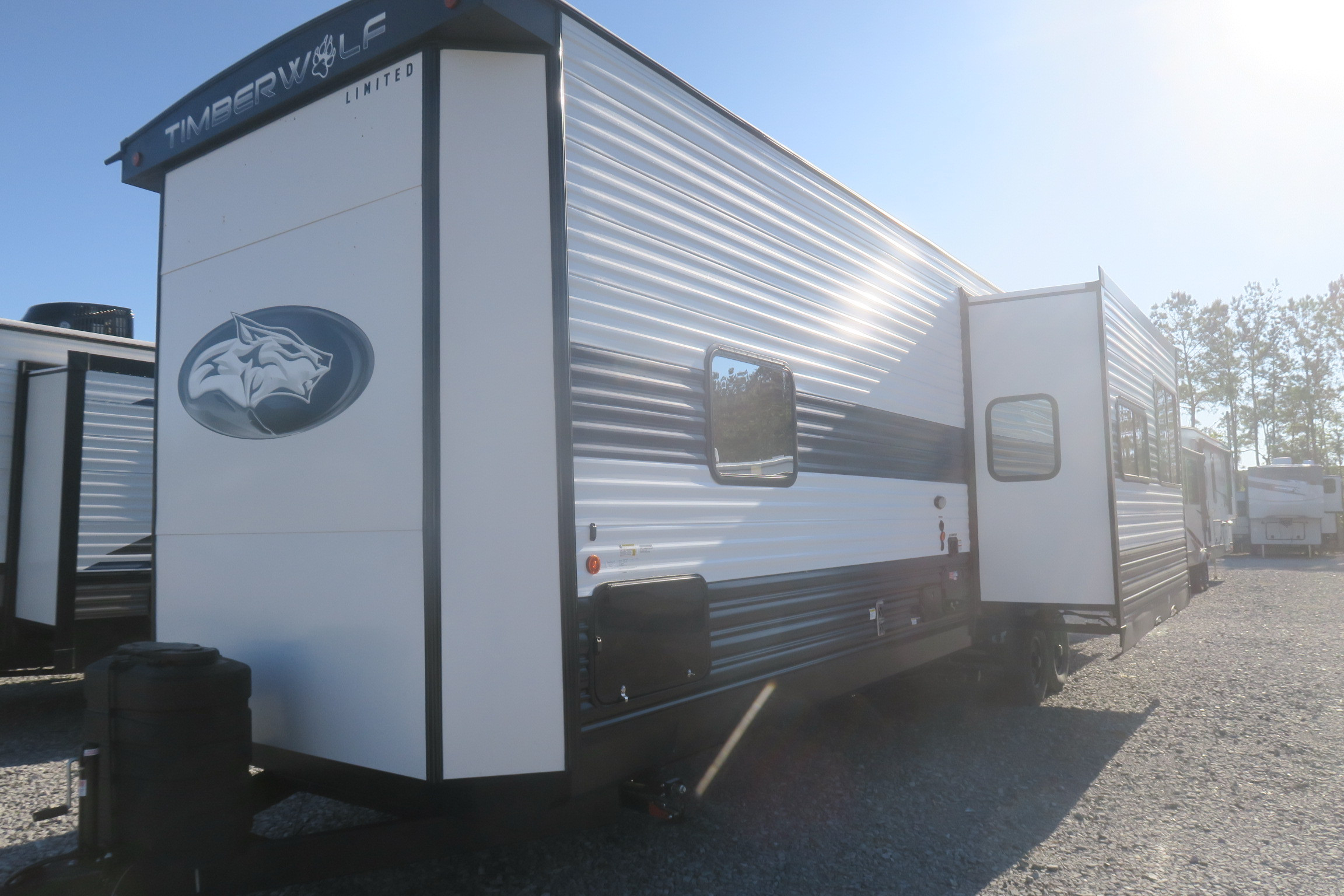 NEW 2024 CHEROKEE TIMBERWOLF 39TN - Overview | Berryland Campers