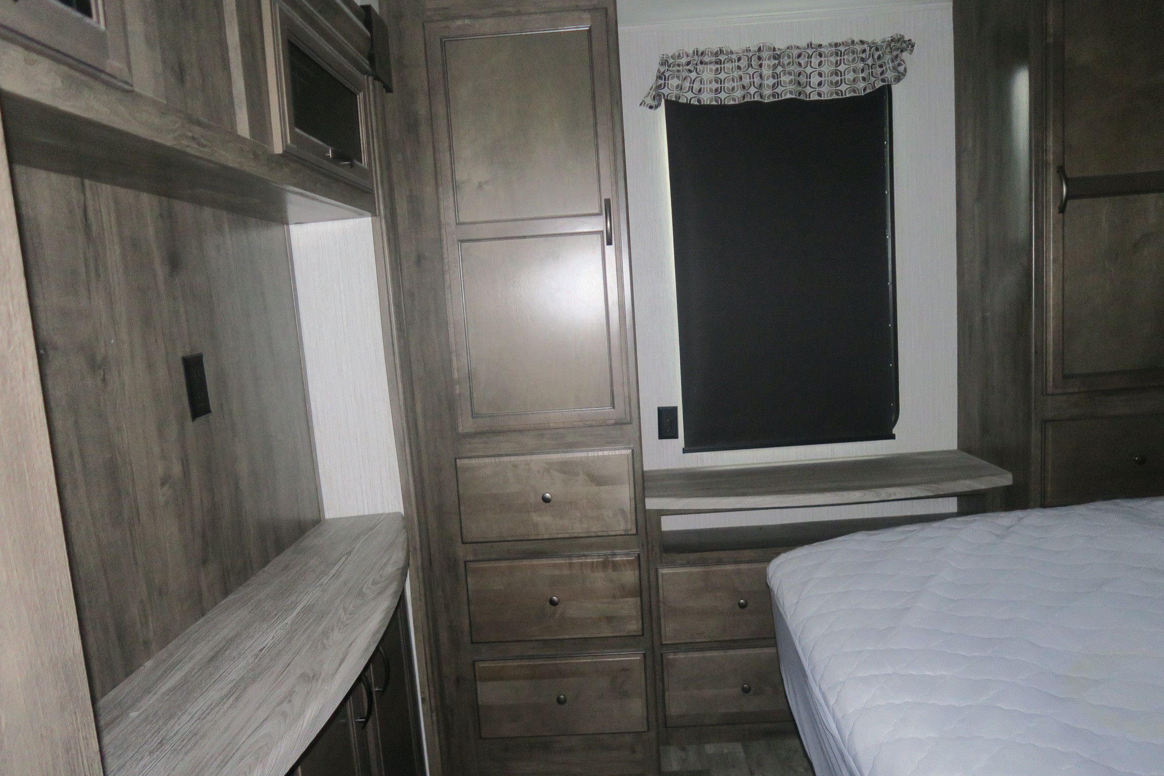 USED 2021 SANDPIPER 38FKOK - Overview | Berryland Campers