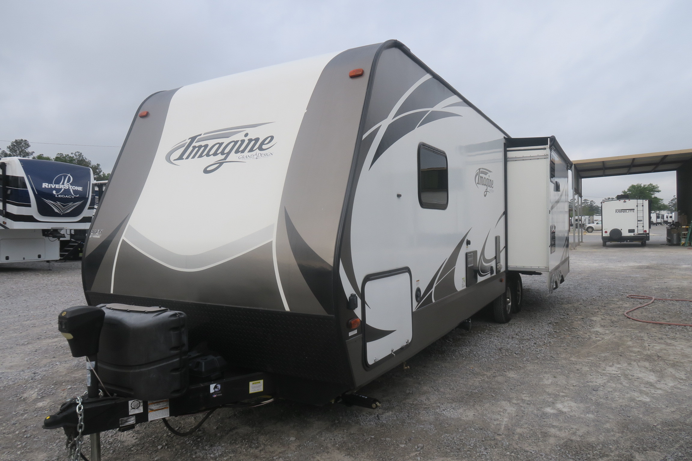 USED 2016 IMAGINE 2950RL - Overview | Berryland Campers