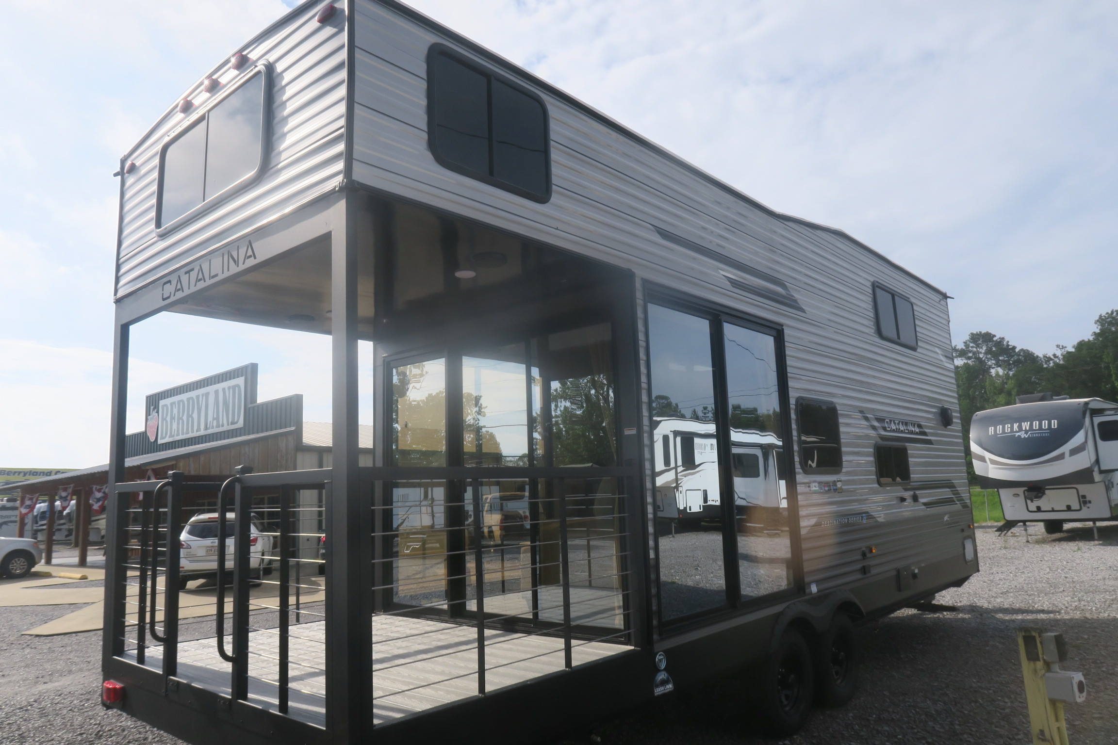 NEW 2024 CATALINA DESTINATION SERIES 18RDL - Overview | Berryland Campers