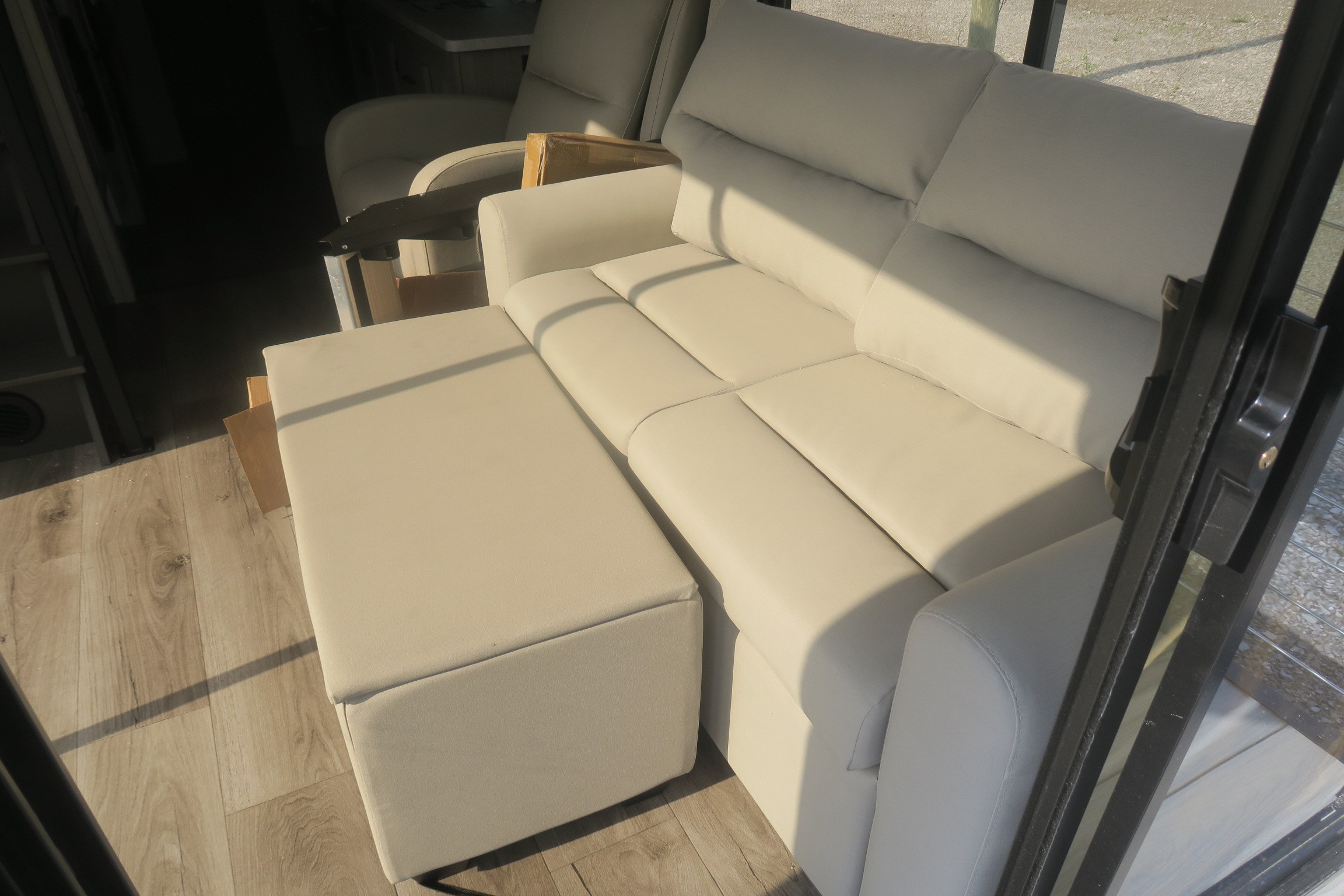 NEW 2024 CATALINA DESTINATION SERIES 18RDL - Overview | Berryland Campers