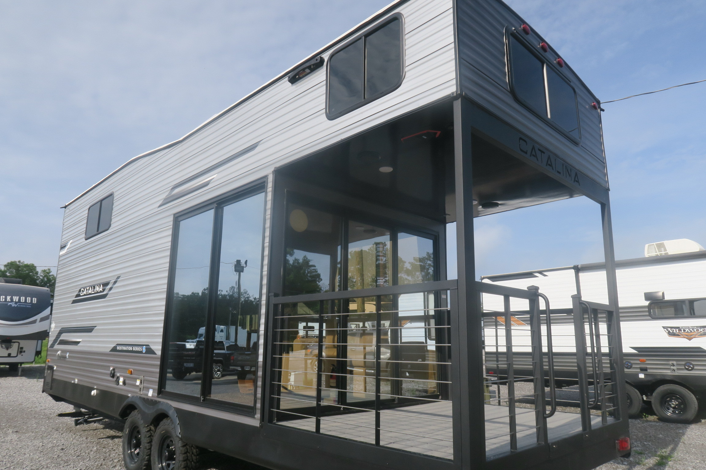 NEW 2024 CATALINA DESTINATION SERIES 18RDL - Overview | Berryland Campers