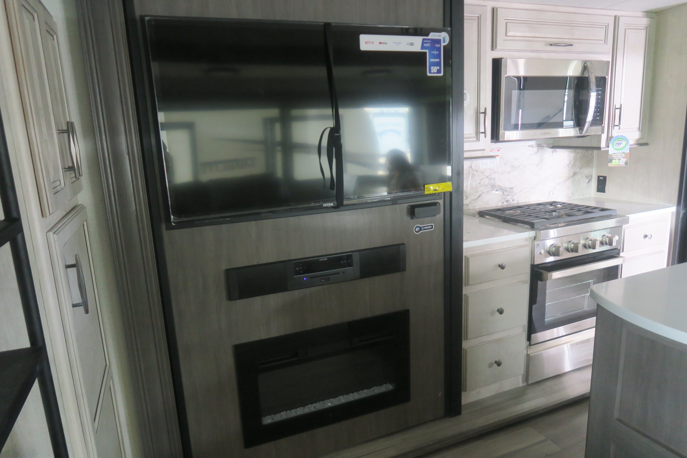 NEW 2024 SANDPIPER 4002FB - Overview | Berryland Campers