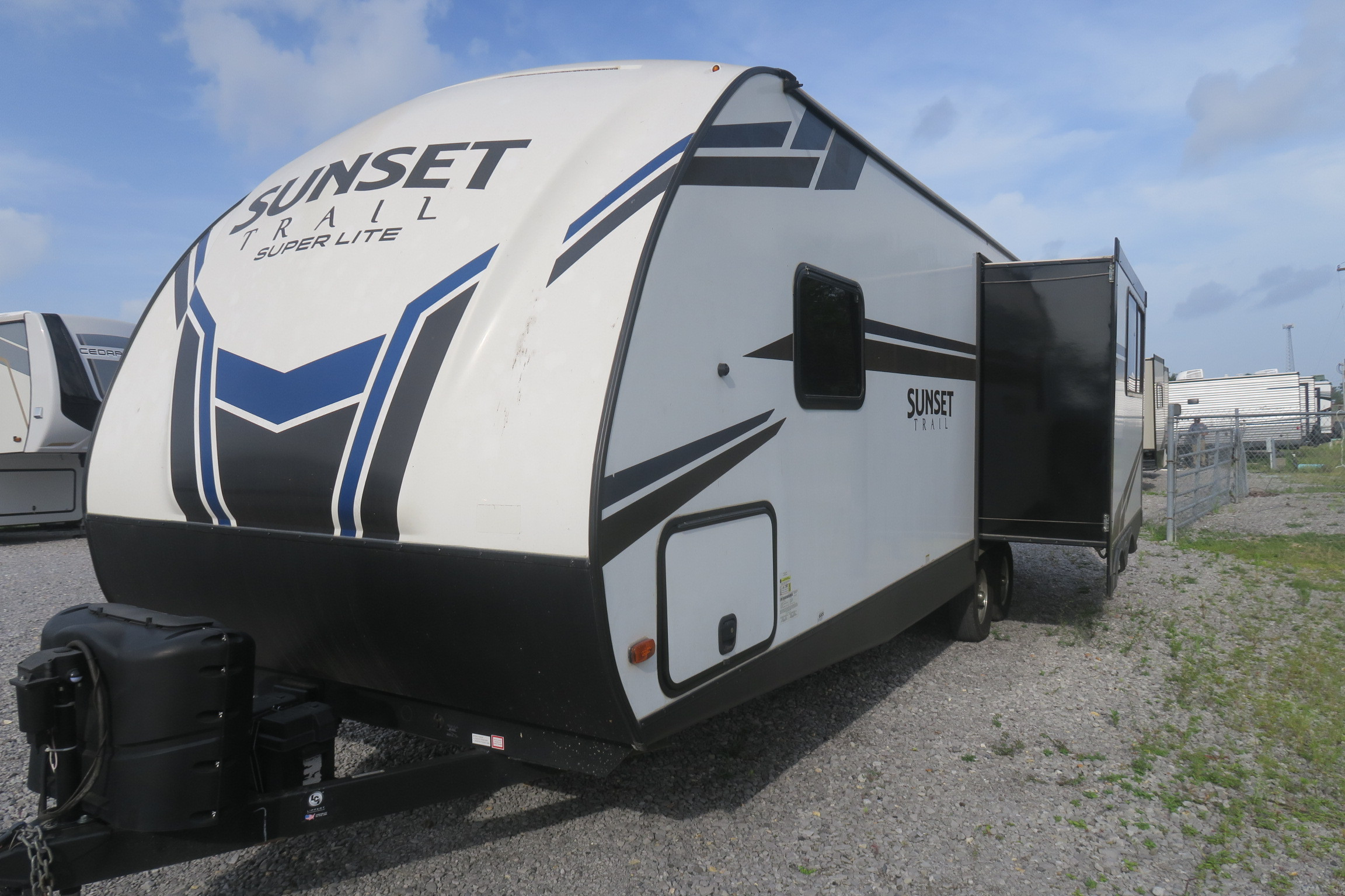 USED 2020 SUNSET TRAIL 259RL - Overview | Berryland Campers