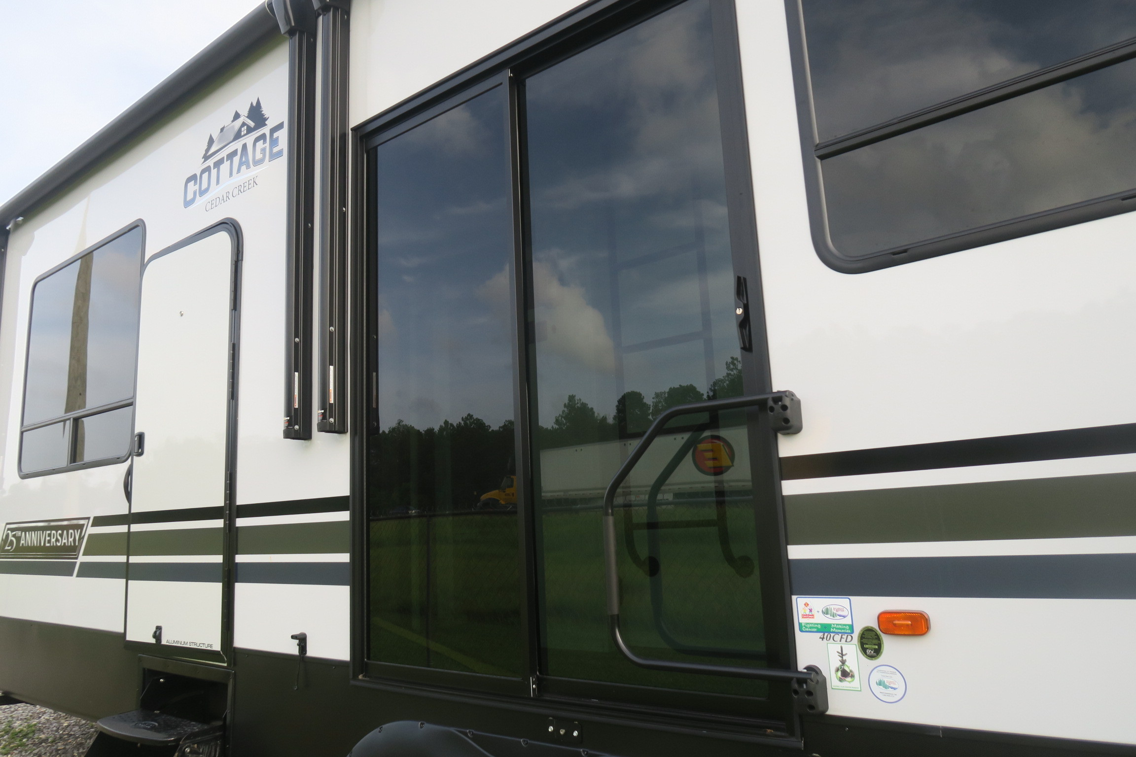 NEW 2024 CEDAR CREEK COTTAGE 40CFD - Overview | Berryland Campers