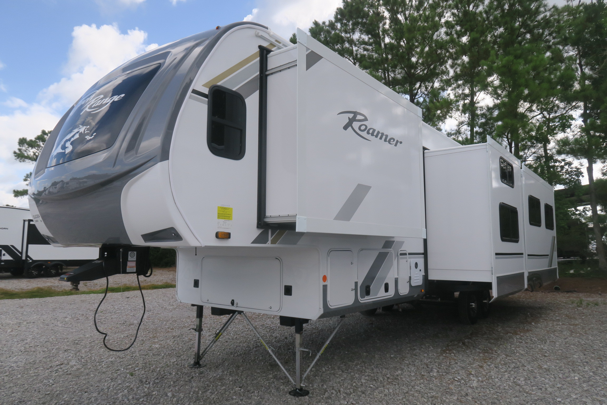 NEW 2025 OPEN RANGE ROAMER 274BH - Overview | Berryland Campers