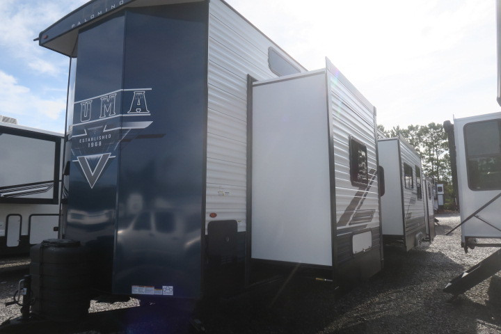 NEW 2024 PUMA DESTINATION 429LFT - Overview | Berryland Campers