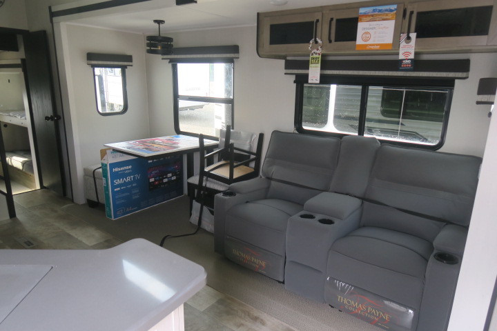 NEW 2024 PUMA DESTINATION 429LFT - Overview | Berryland Campers