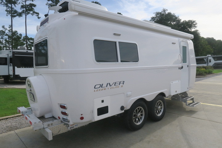 NEW 2025 OLIVER LEGACY ELITE II PLATINUM PKG - Overview | Berryland Campers