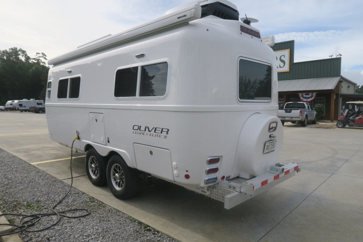 NEW 2025 OLIVER LEGACY ELITE II PLATINUM PKG - Overview | Berryland Campers