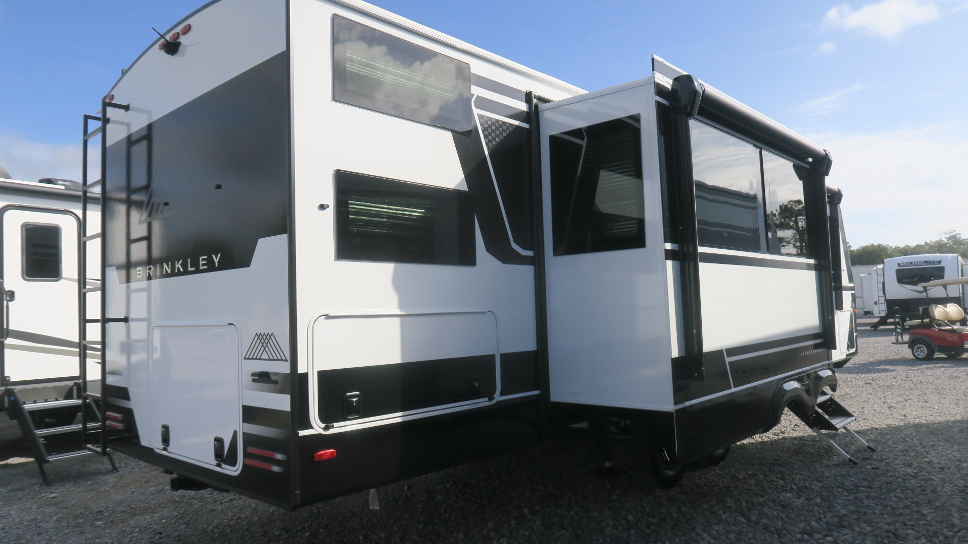 NEW 2025 BRINKLEY MODEL Z 295 AIR - Overview | Berryland Campers