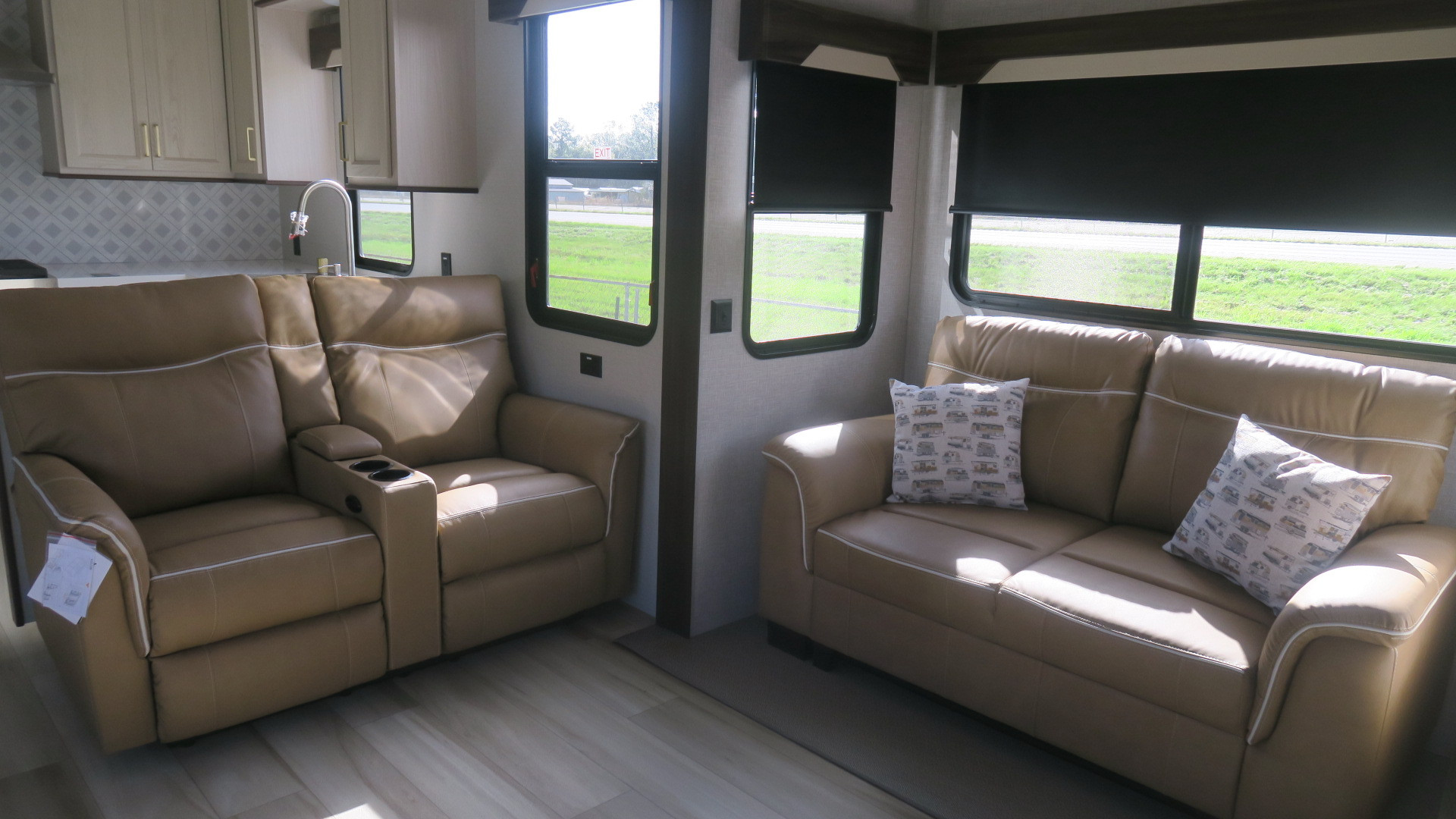 NEW 2025 CEDAR CREEK EXPERIENCE 39RKB - Overview | Berryland Campers