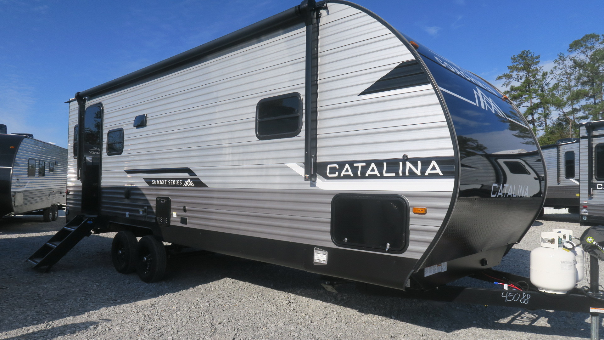 NEW 2025 CATALINA SUMMIT 231MKS - Overview | Berryland Campers