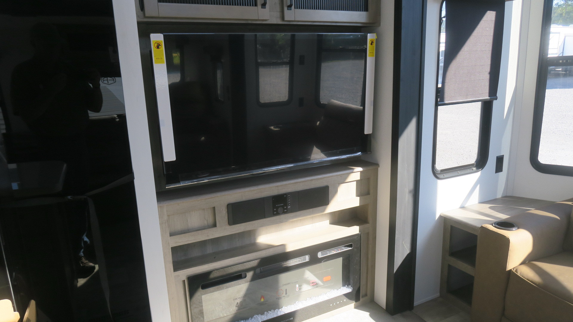 NEW 2025 PUMA DESTINATION 402LFT - Overview | Berryland Campers