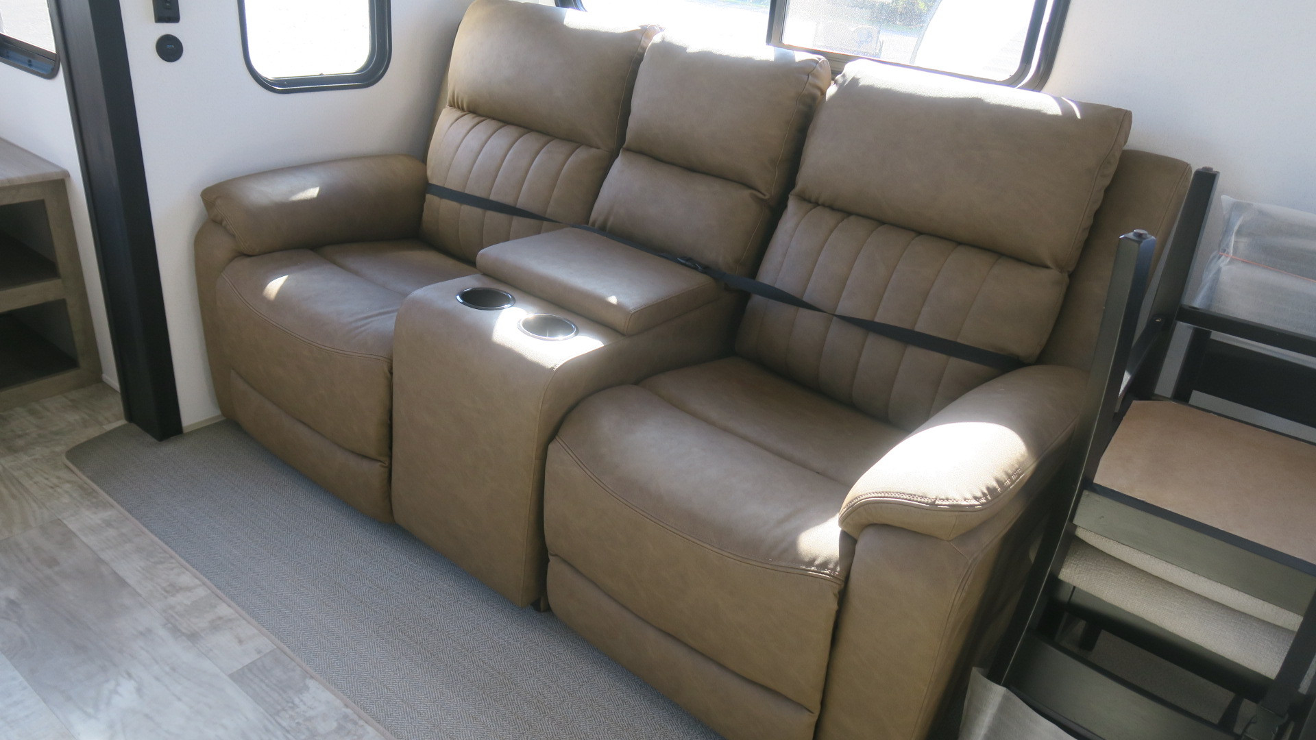 NEW 2025 PUMA DESTINATION 402LFT - Overview | Berryland Campers