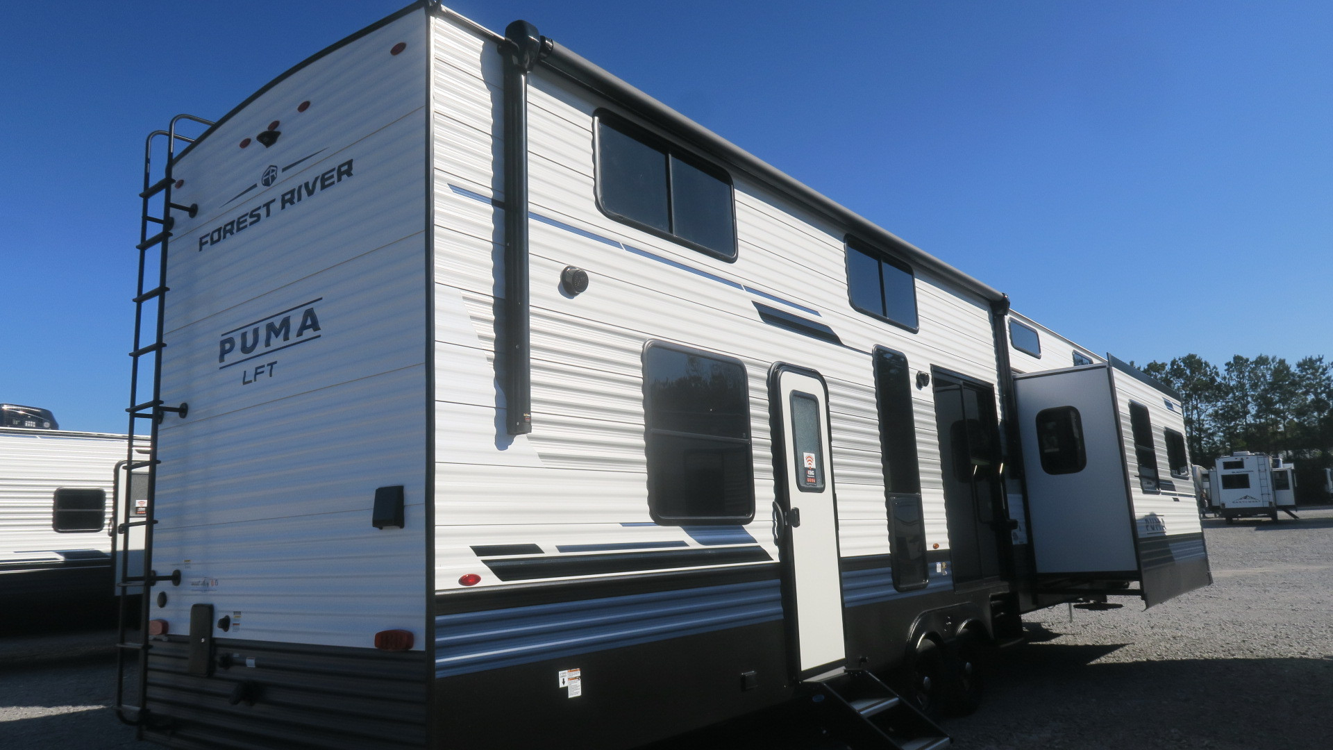 NEW 2025 PUMA DESTINATION 402LFT - Overview | Berryland Campers