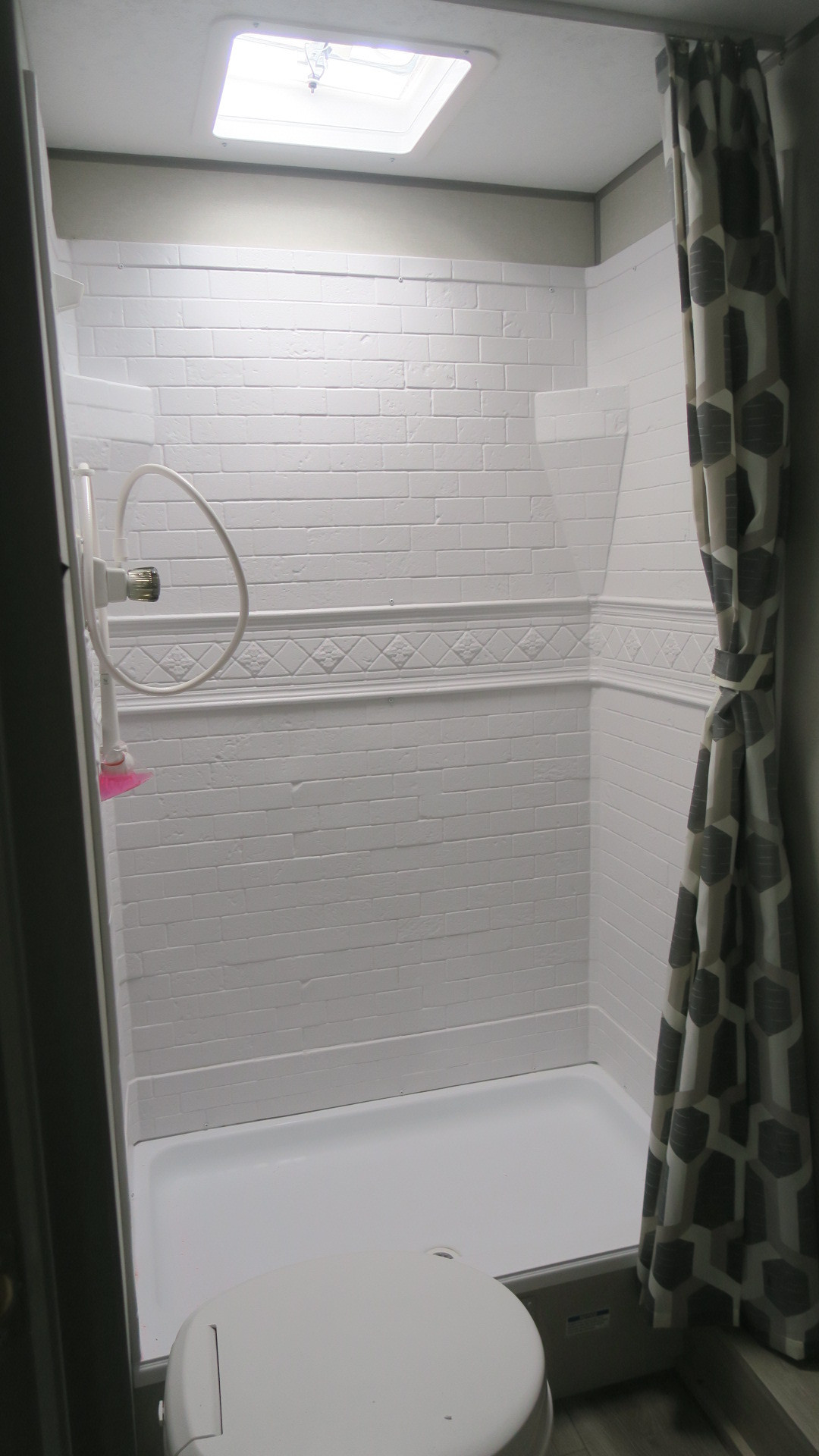 NEW 2025 CATALINA 261BH - Overview | Berryland Campers