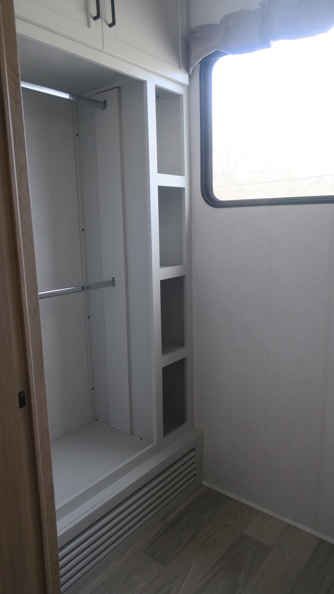 NEW 2025 SANDPIPER DESTINATION 395MMG - Overview | Berryland Campers