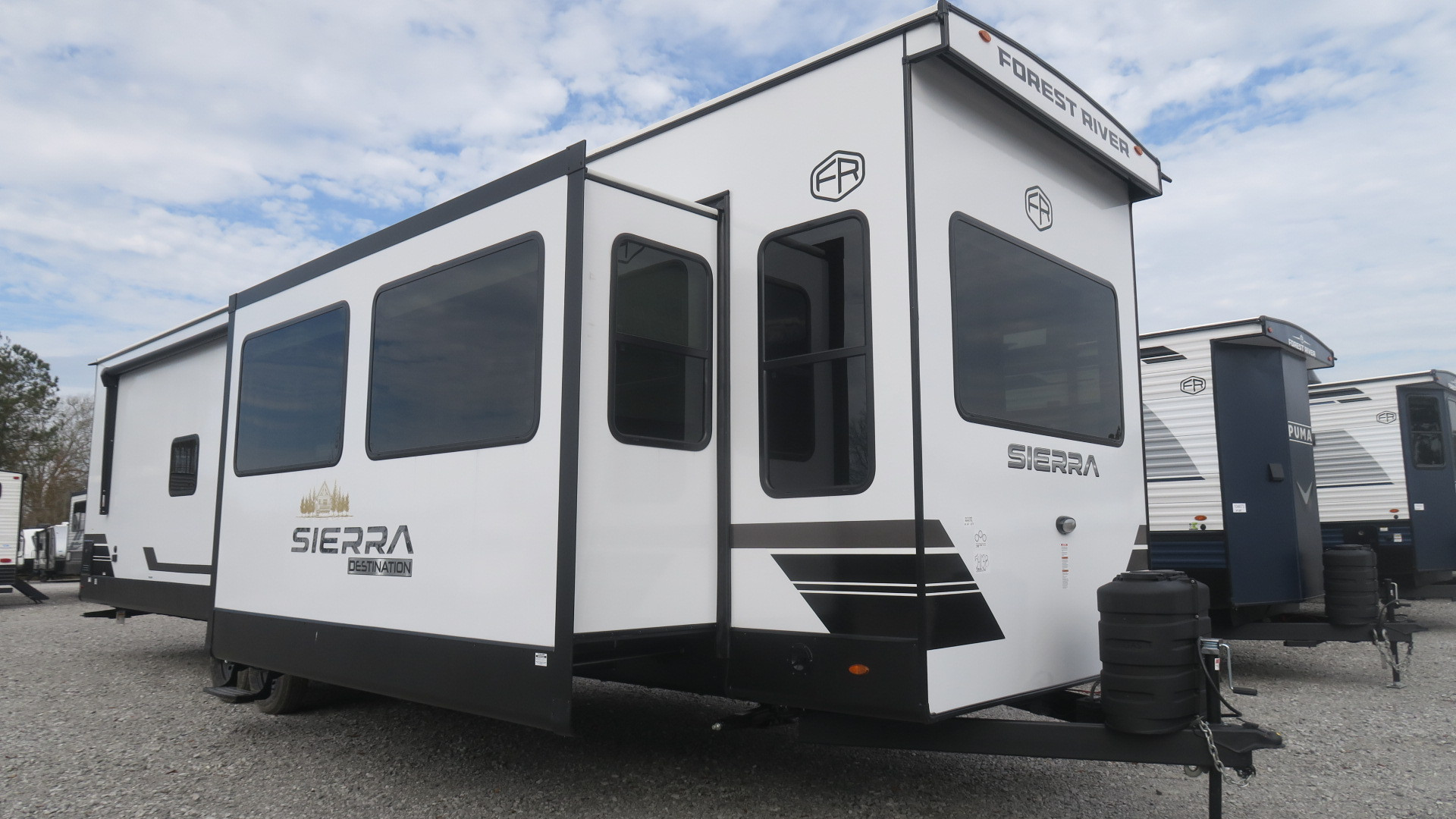 NEW 2025 SIERRA DESTINATION 388JW - Overview | Berryland Campers