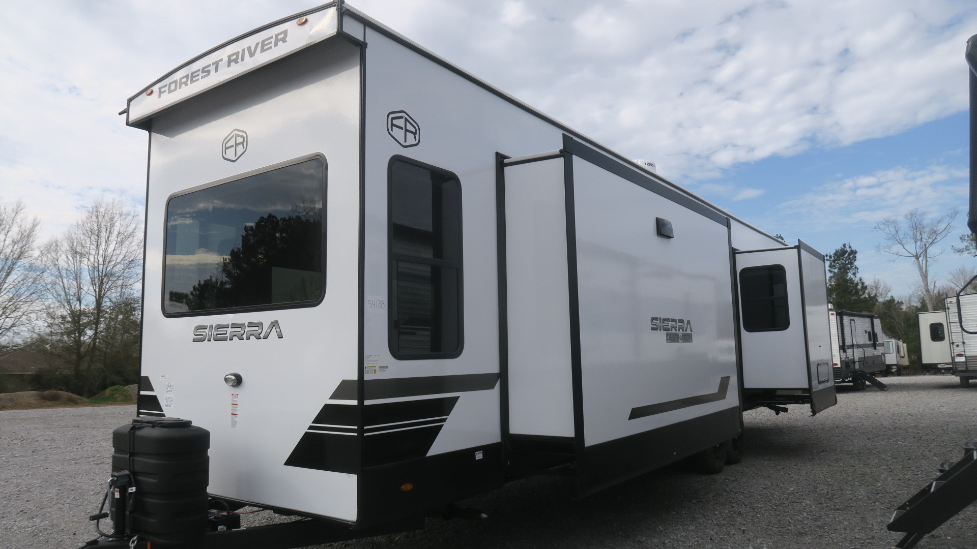 NEW 2025 SIERRA DESTINATION 388JW - Overview | Berryland Campers