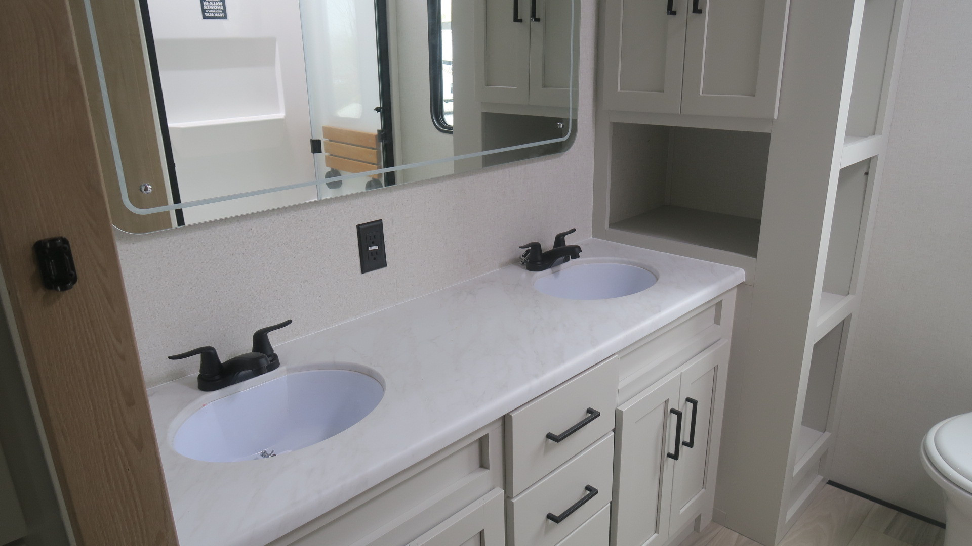 NEW 2025 SIERRA DESTINATION 388JW - Overview | Berryland Campers