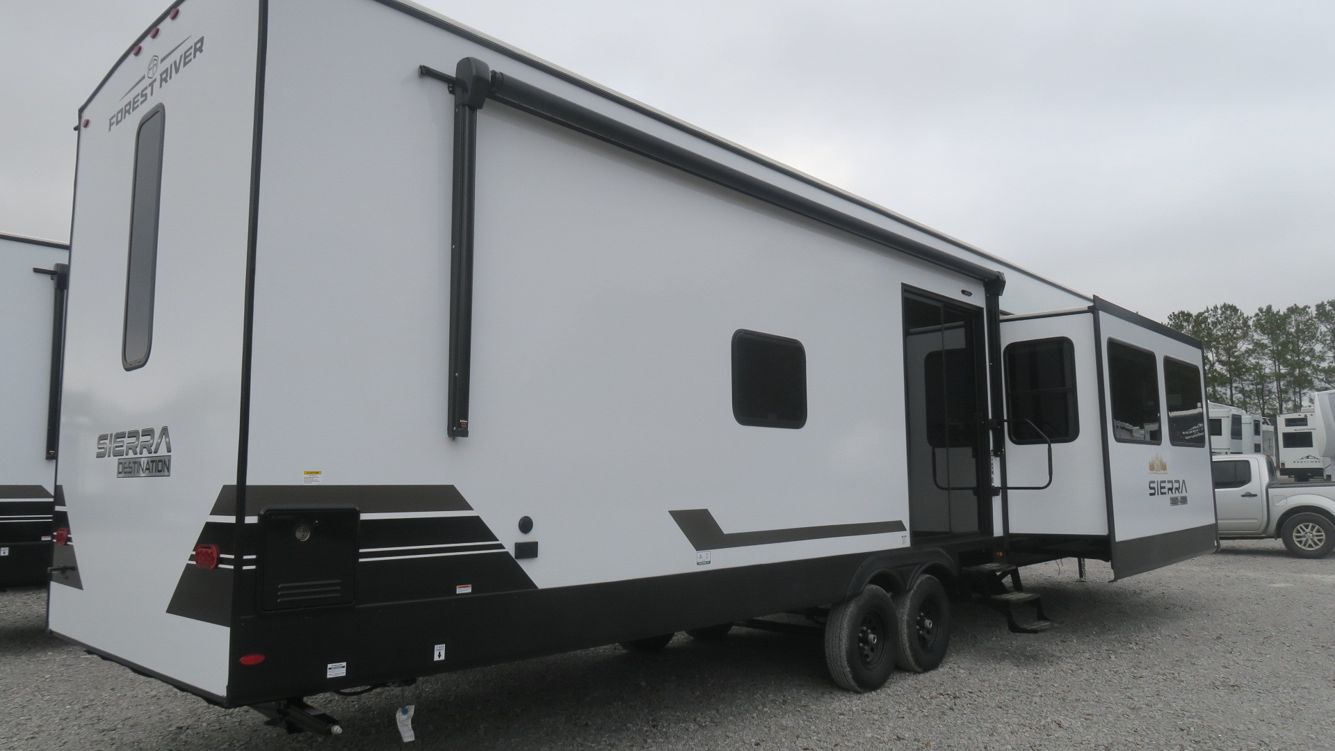 NEW 2025 SIERRA DESTINATION 388JW - Overview | Berryland Campers