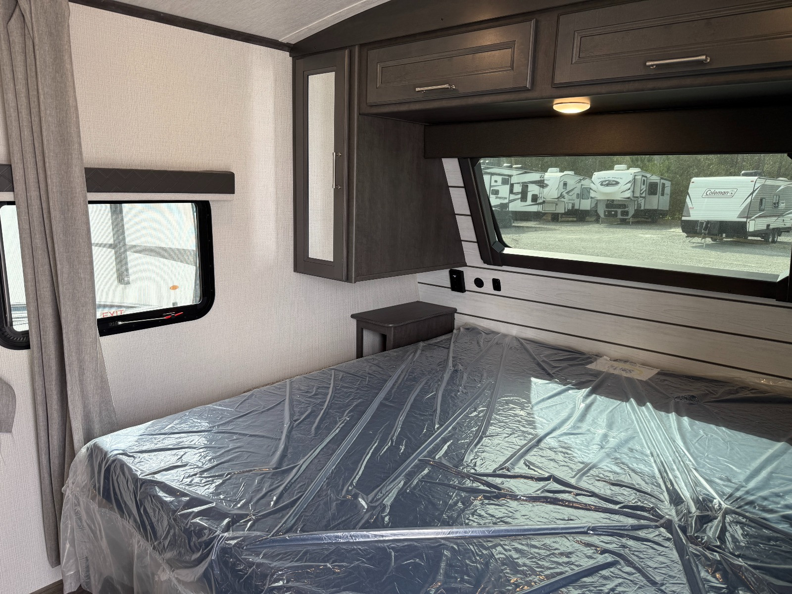 USED 2024 COUGAR HALF-TON 22 MLS - Overview | Berryland Campers