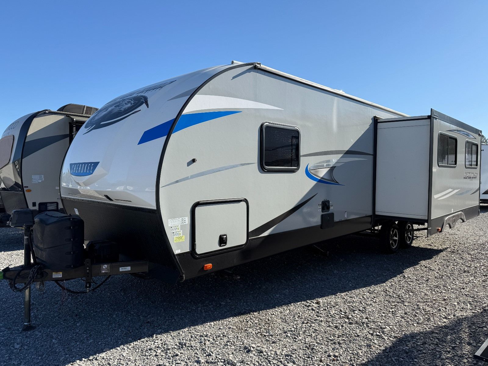 USED 2020 ALPHA WOLF 27RK - Overview | Berryland Campers