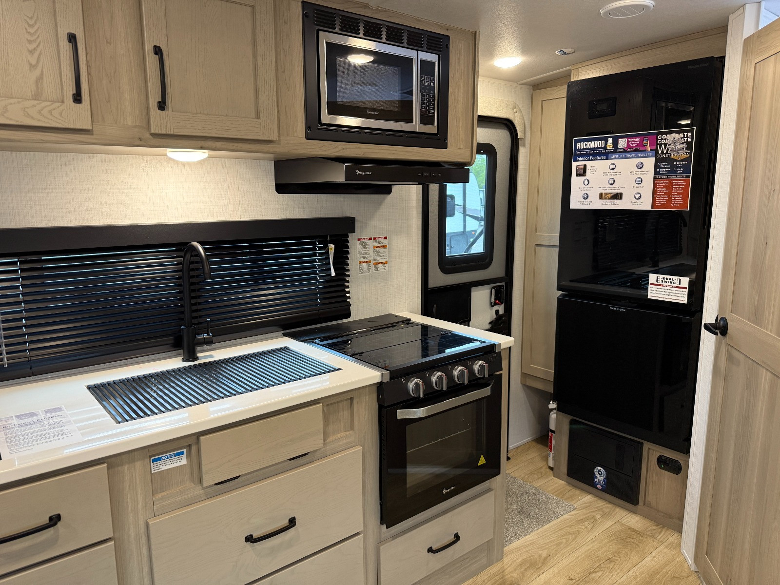 NEW 2025 ROCKWOOD MINI LITE 2109S - Overview | Berryland Campers