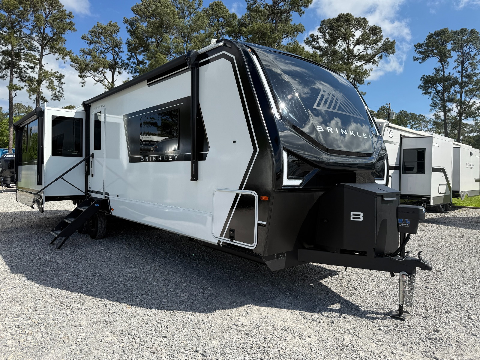 NEW 2025 BRINKLEY MODEL Z 310 AIR - Overview | Berryland Campers