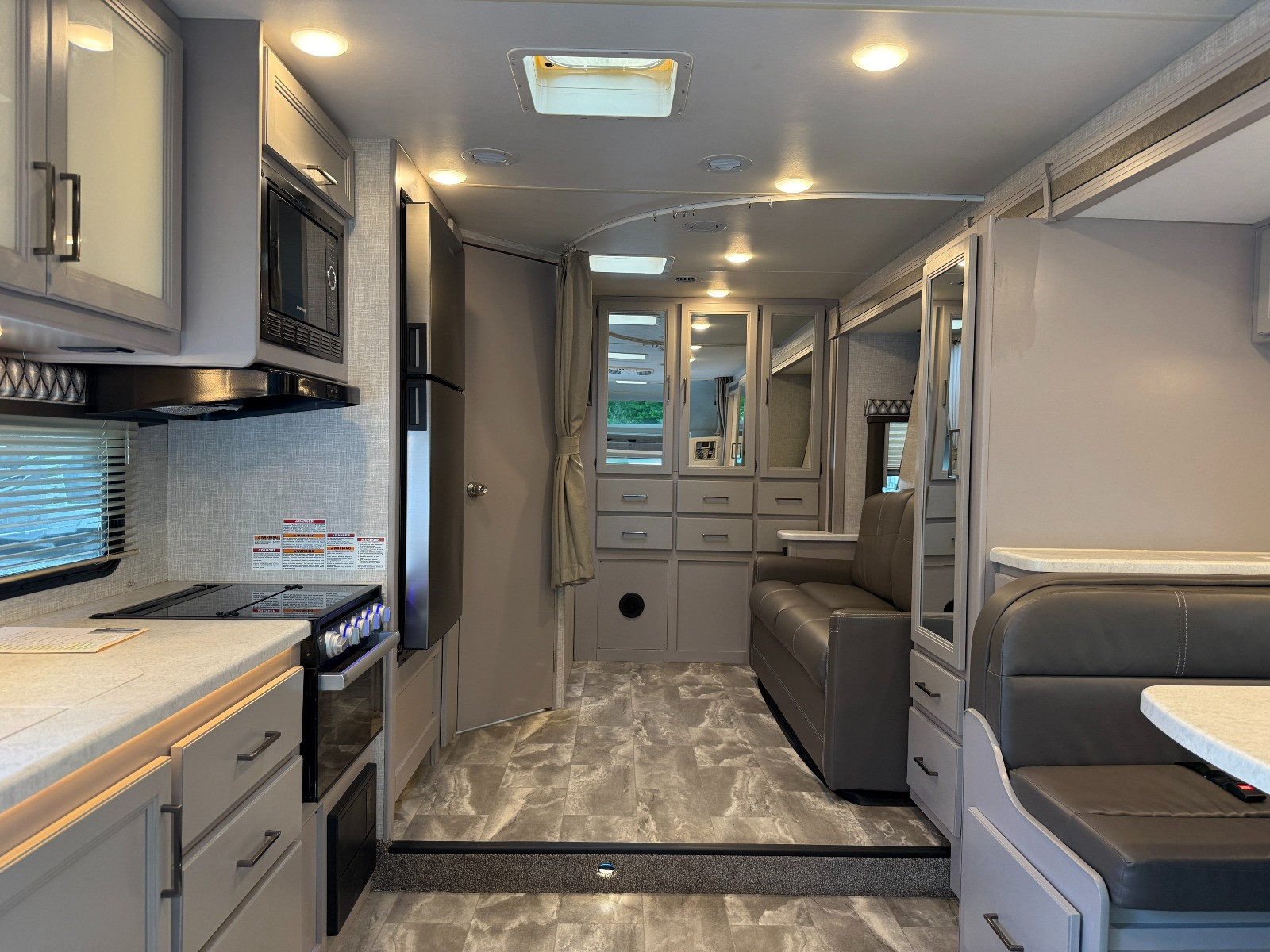 USED 2022 QUANTUM LC27 - Overview | Berryland Campers