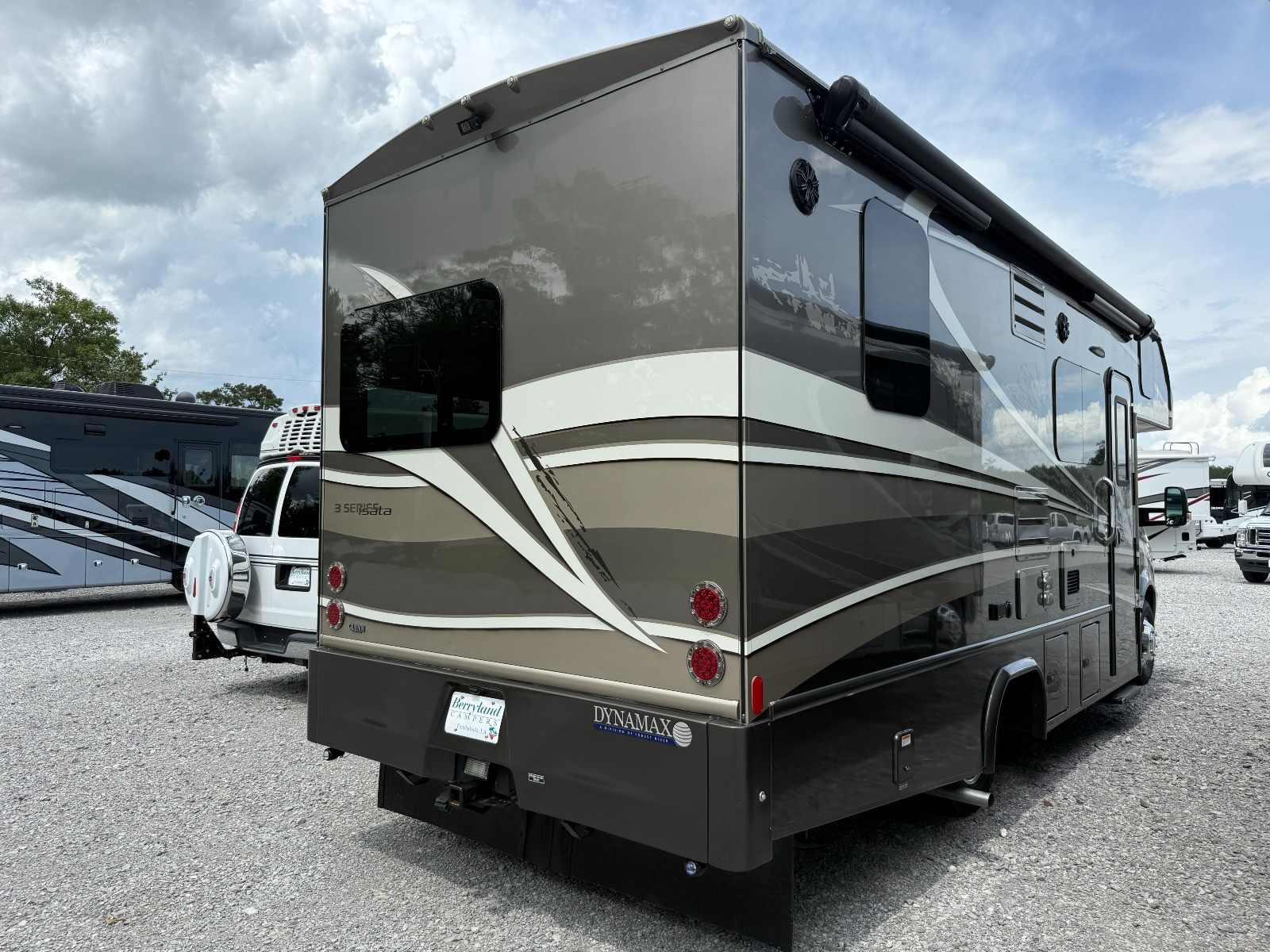 USED 2018 ISATA 3 SERIES 24CBM - Overview | Berryland Campers