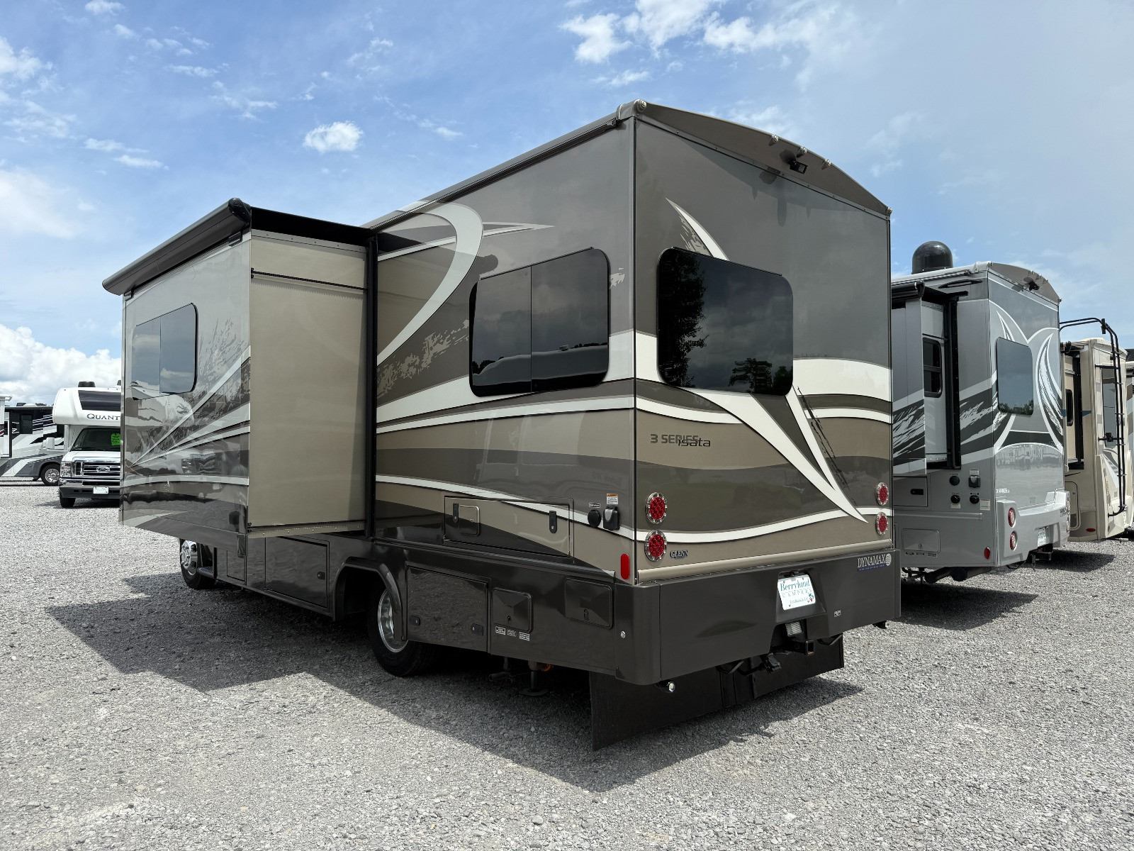 USED 2018 ISATA 3 SERIES 24CBM - Overview | Berryland Campers