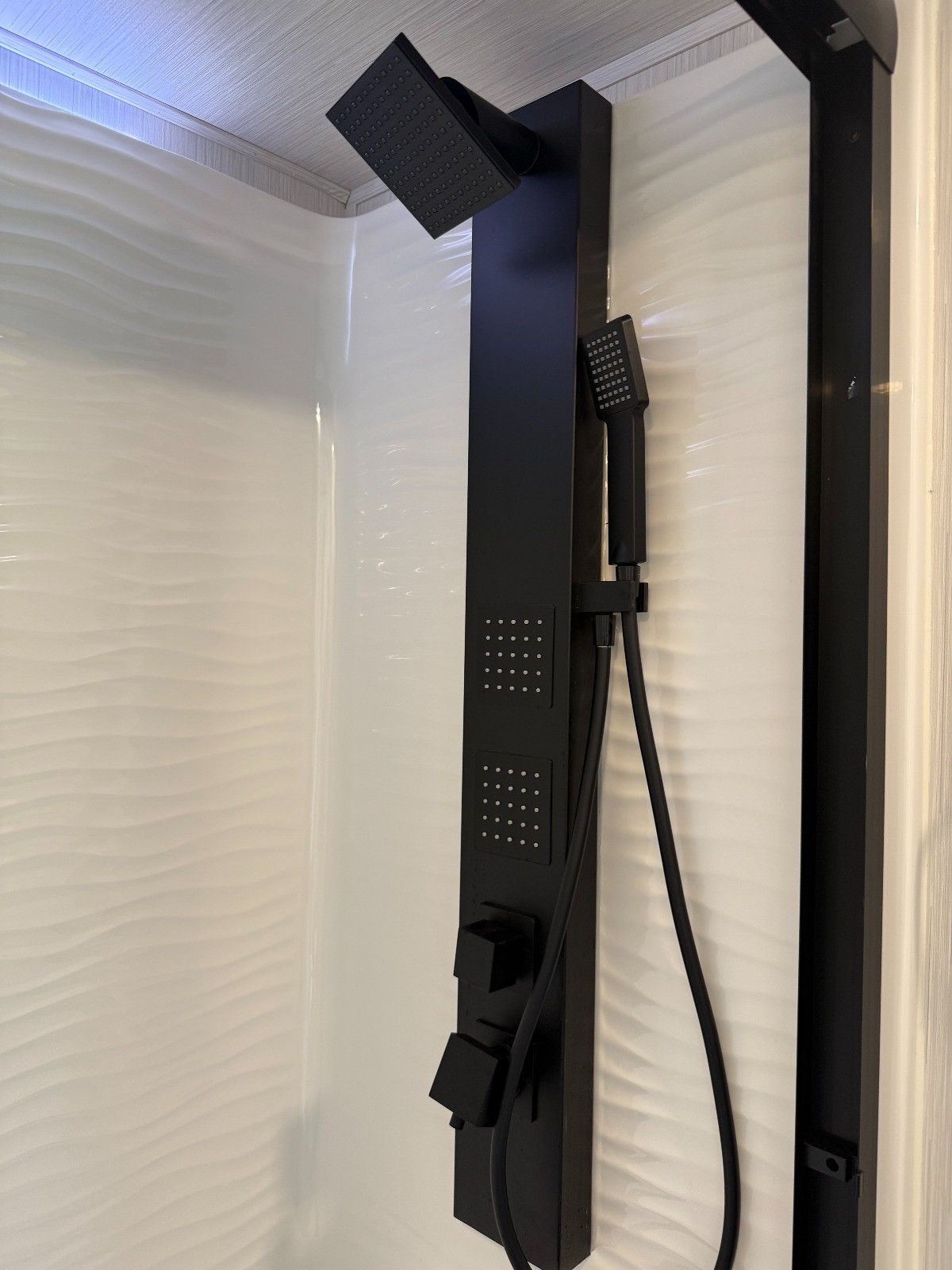 NEW 2024 CEDAR CREEK COTTAGE 40CFD - Overview | Berryland Campers