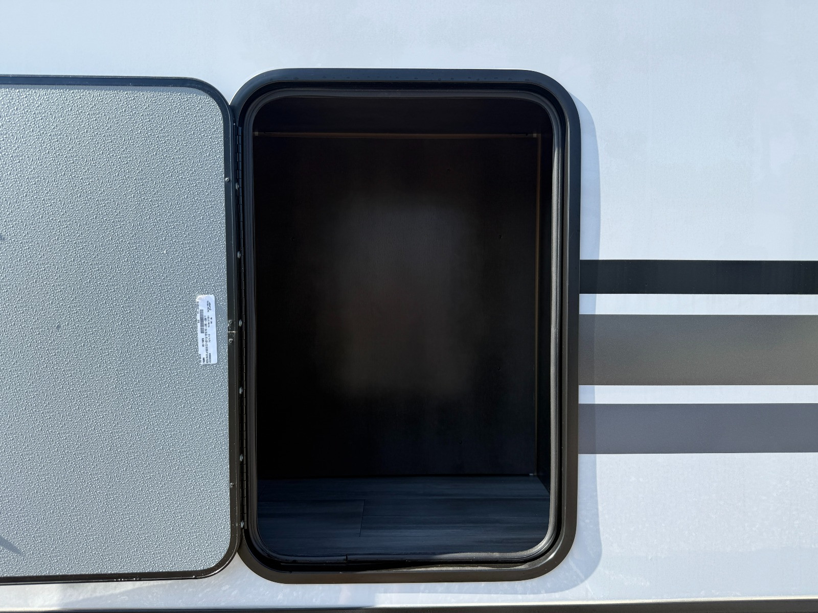 NEW 2024 CEDAR CREEK COTTAGE 40CFD - Overview | Berryland Campers