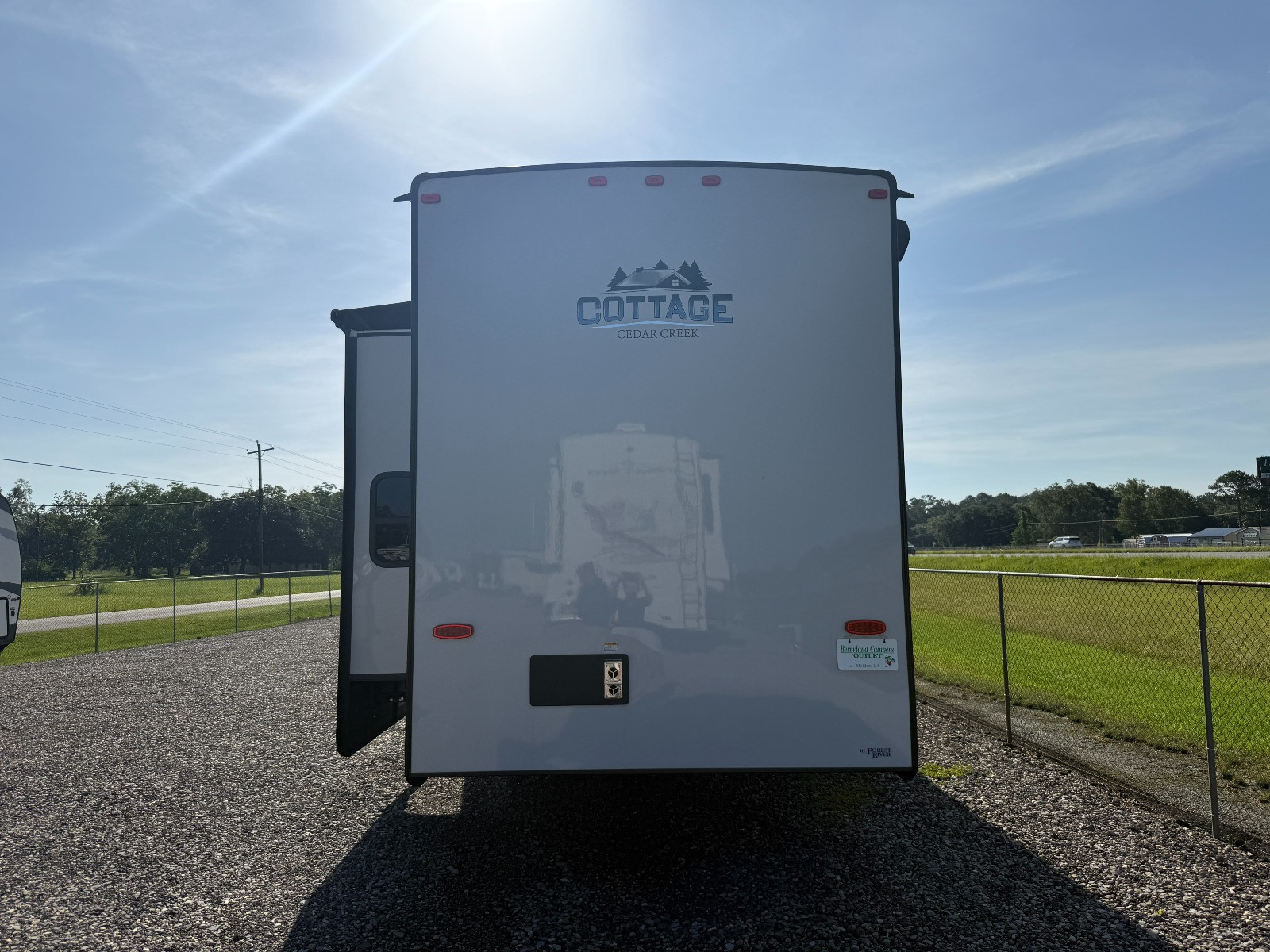 NEW 2024 CEDAR CREEK COTTAGE 40CFD - Overview | Berryland Campers