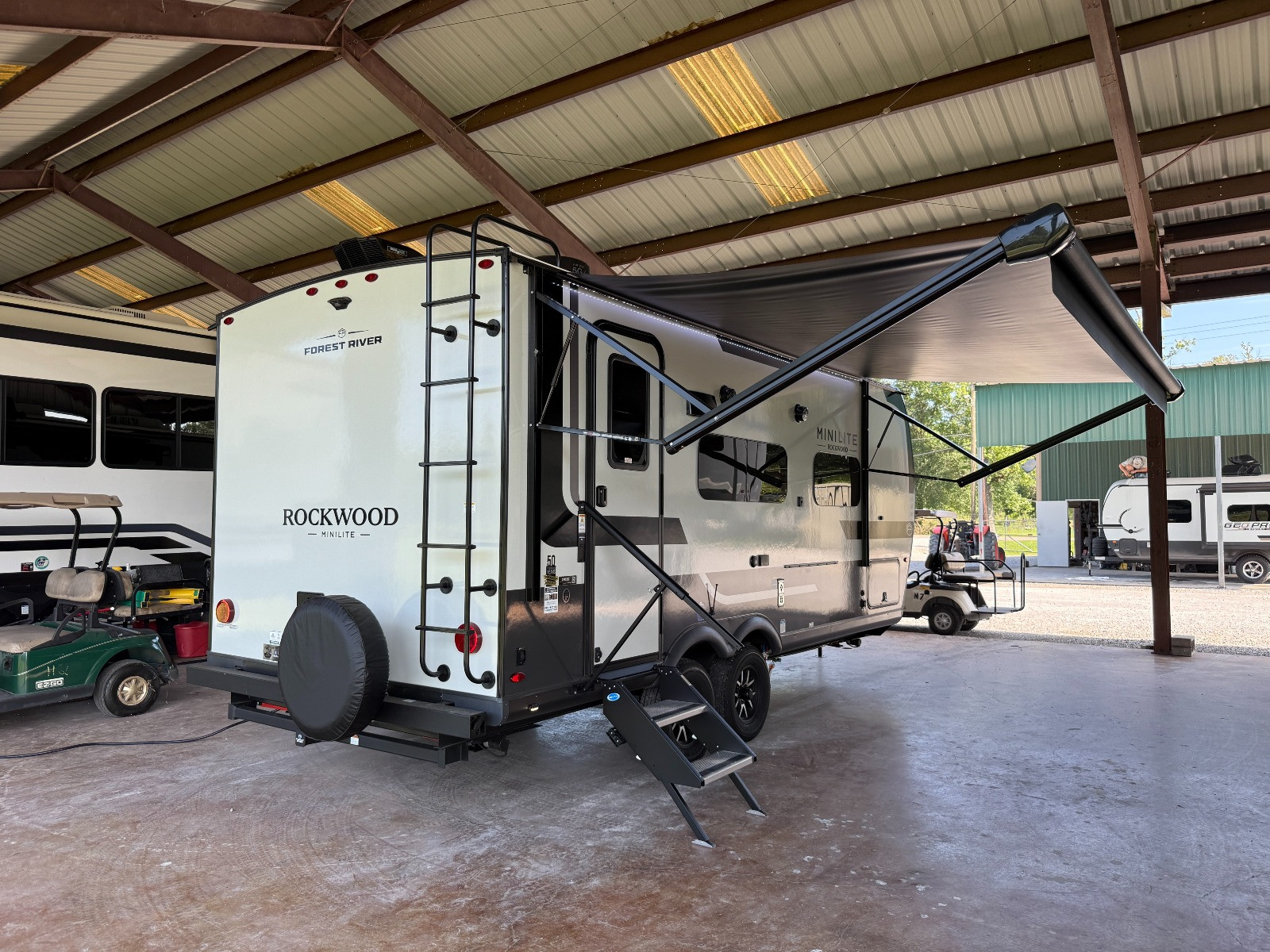 NEW 2026 ROCKWOOD MINI LITE 2109S - Overview | Berryland Campers