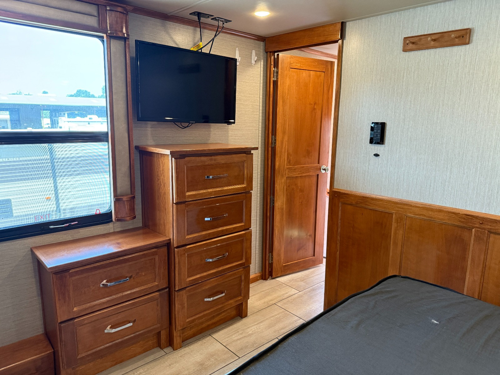 USED 2020 VANLEIGH BEACON 42RDB - Overview | Berryland Campers