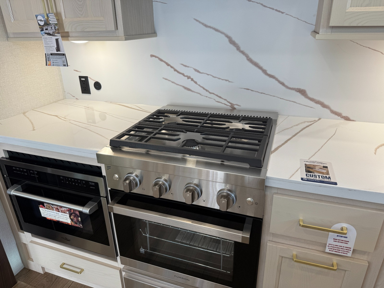 NEW 2026 CEDAR CREEK EXPERIENCE 39RKB - Overview | Berryland Campers