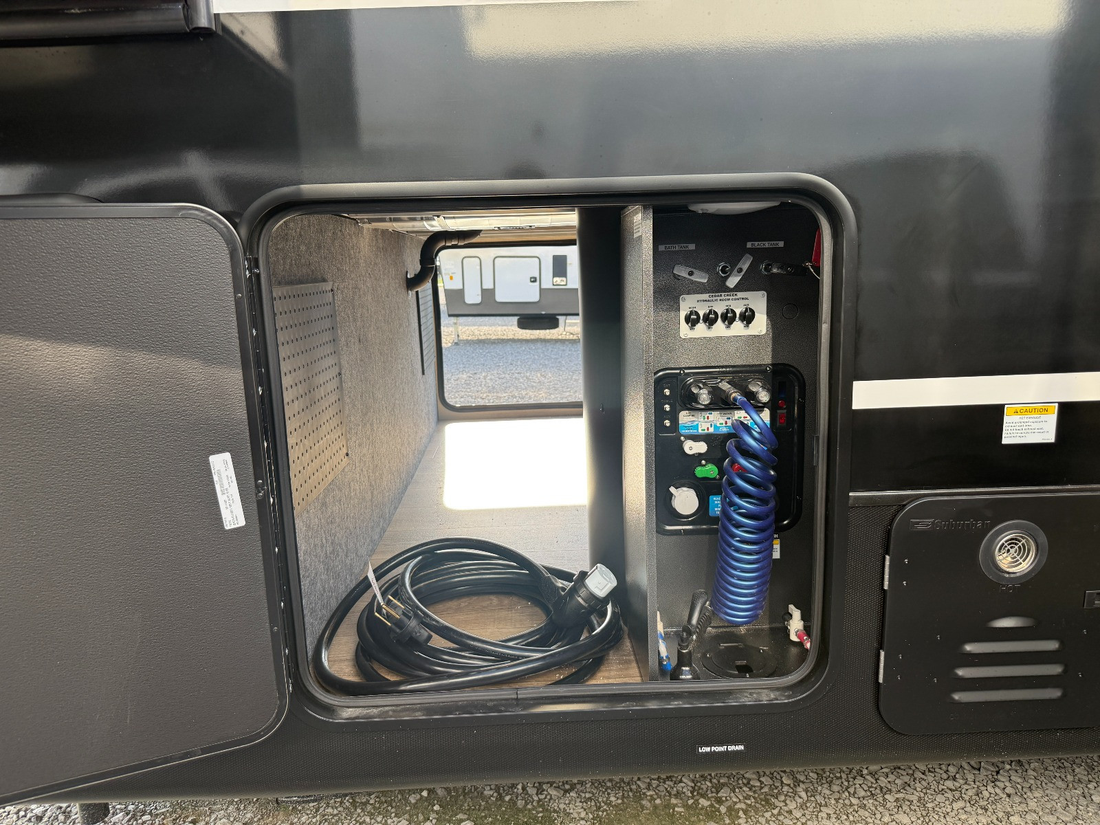 NEW 2026 CEDAR CREEK EXPERIENCE 39RKB - Overview | Berryland Campers