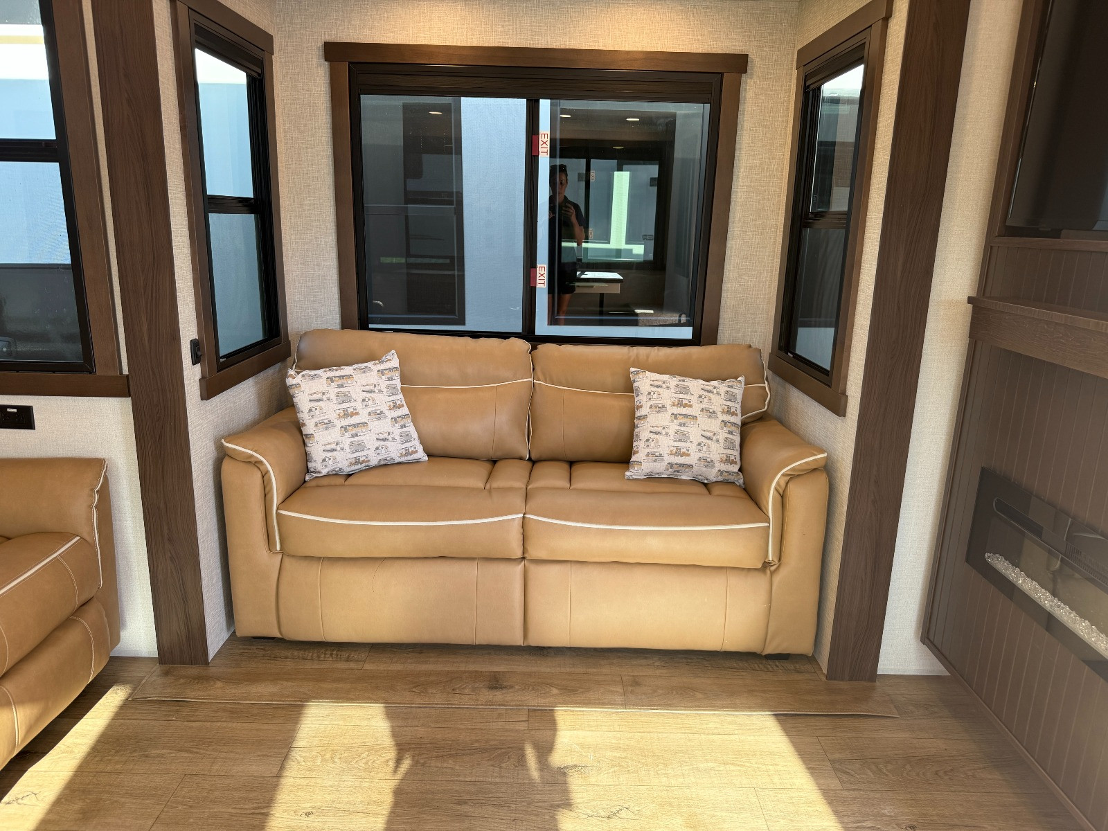 NEW 2026 CEDAR CREEK EXPERIENCE 39RKB - Overview | Berryland Campers