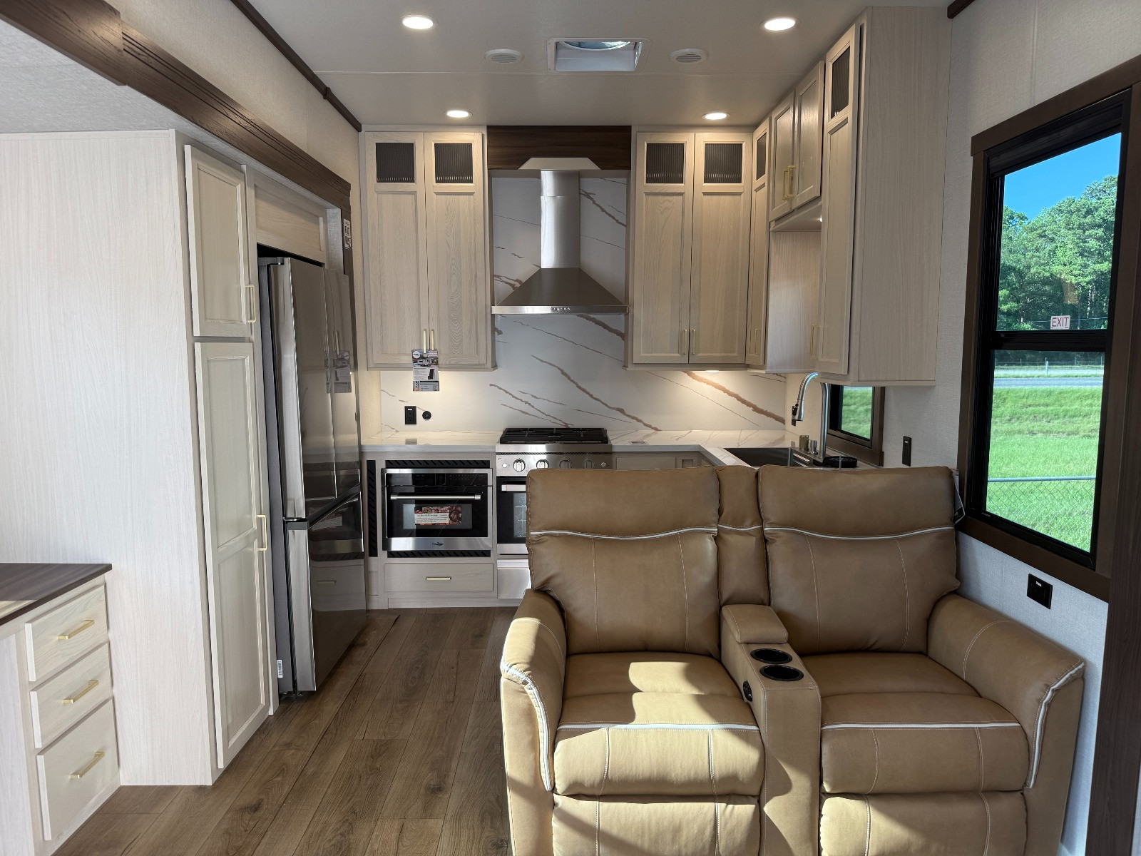 NEW 2026 CEDAR CREEK EXPERIENCE 39RKB - Overview | Berryland Campers