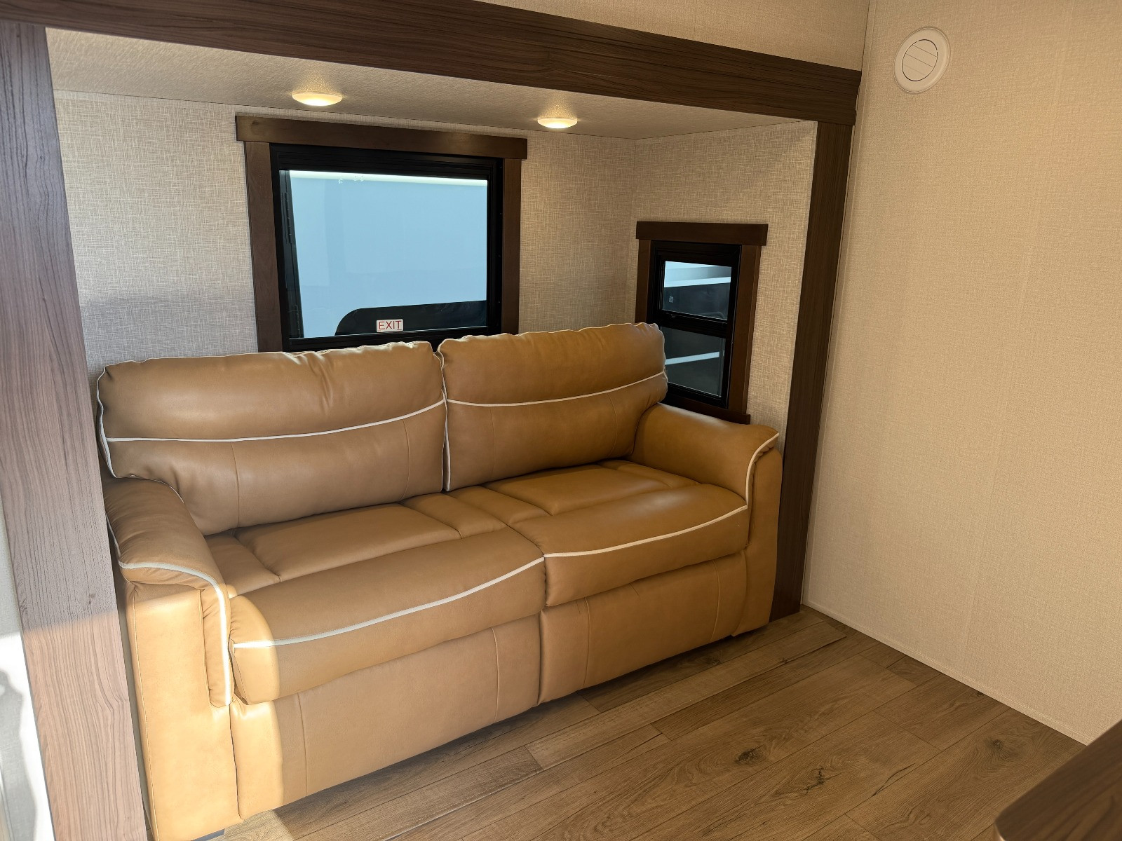 NEW 2026 CEDAR CREEK EXPERIENCE 39RKB - Overview | Berryland Campers