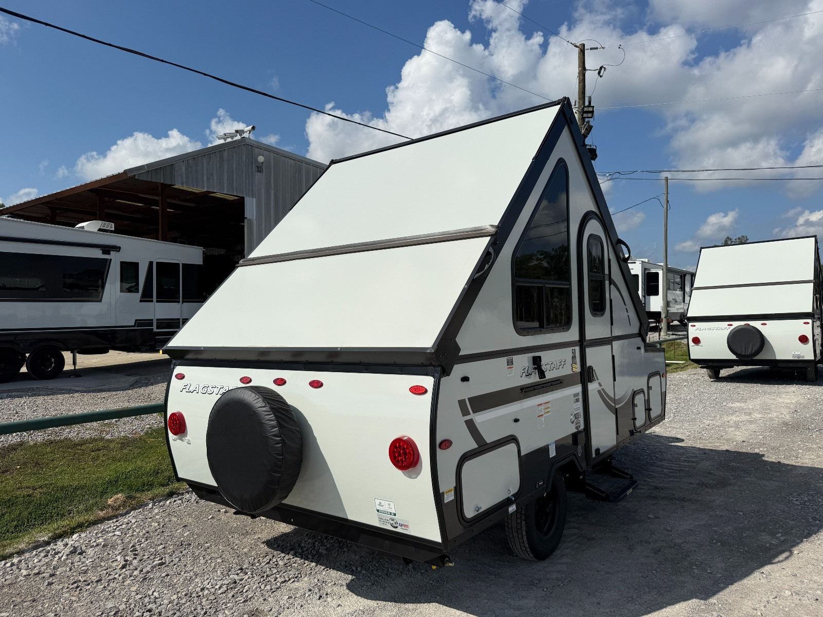 NEW 2025 FLAGSTAFF 10RB - Overview | Berryland Campers