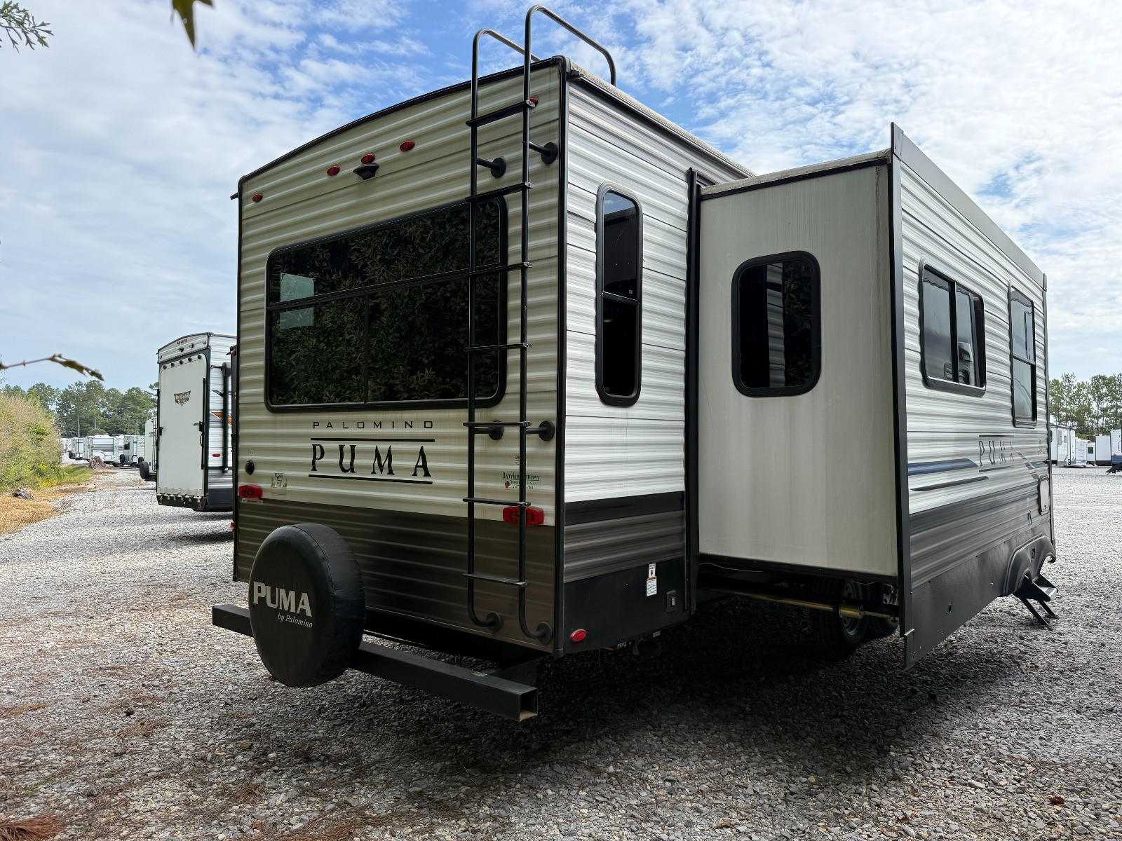USED 2022 PUMA 31RLQS - Overview | Berryland Campers