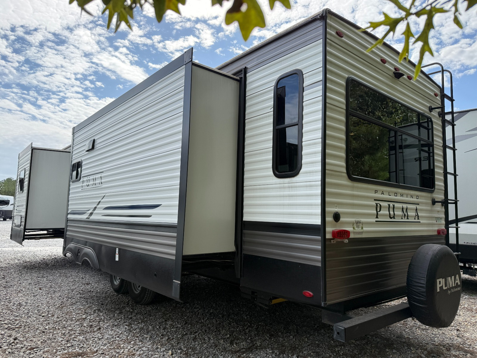 USED 2022 PUMA 31RLQS - Overview | Berryland Campers