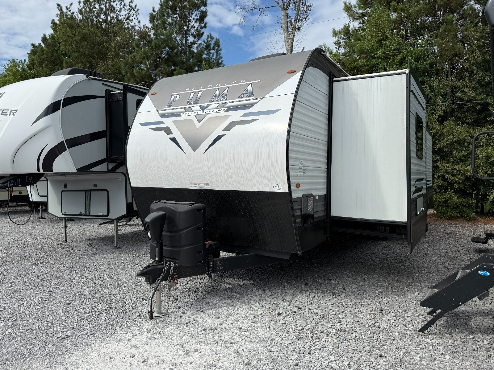 USED 2022 PUMA 31RLQS - Overview | Berryland Campers